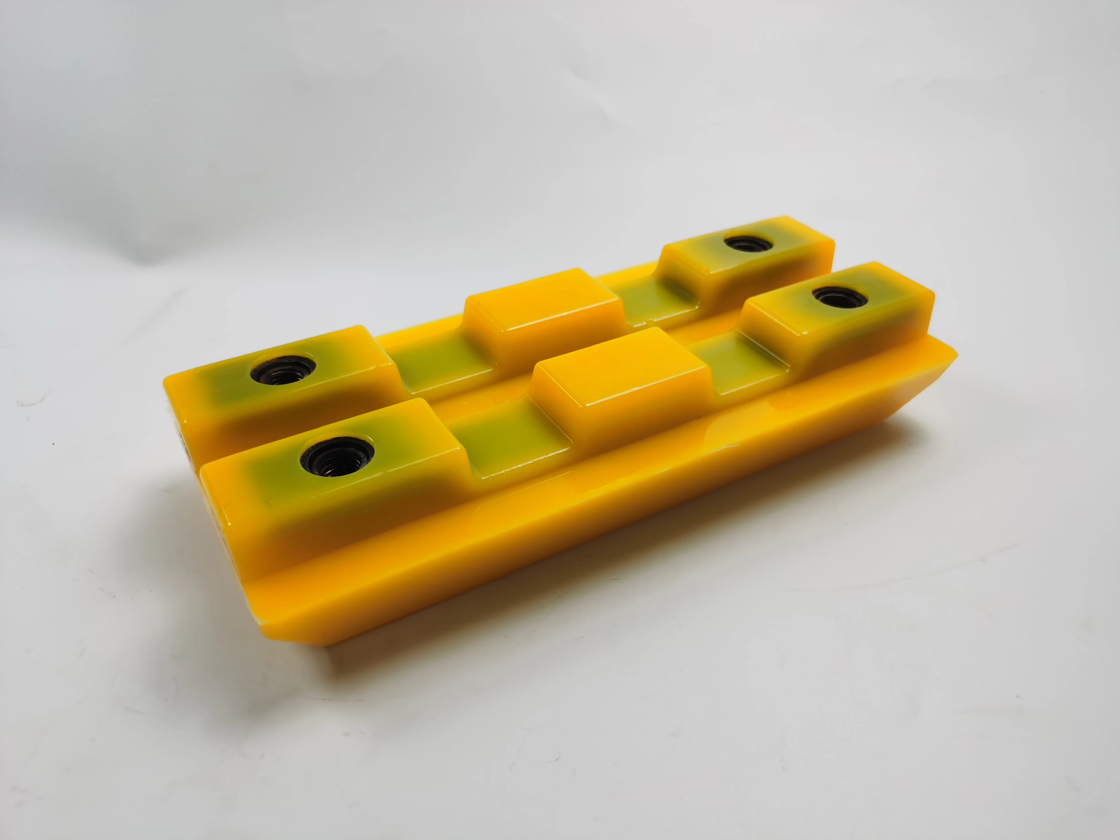 W1900 W200 asphalt road milling spare parts 2411111 track shoe| Alibaba.com