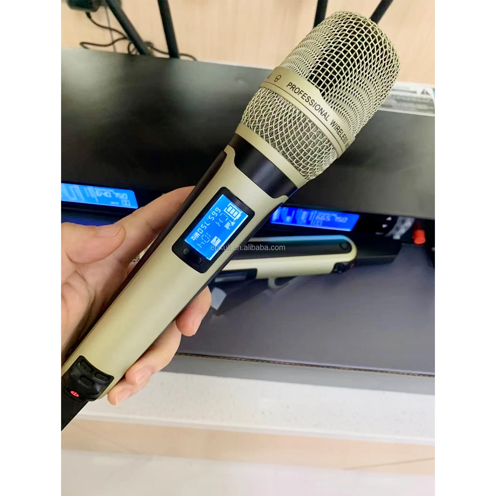 SKM9000 Blue Screen True Diversity UHF Wireless Mic for Stage