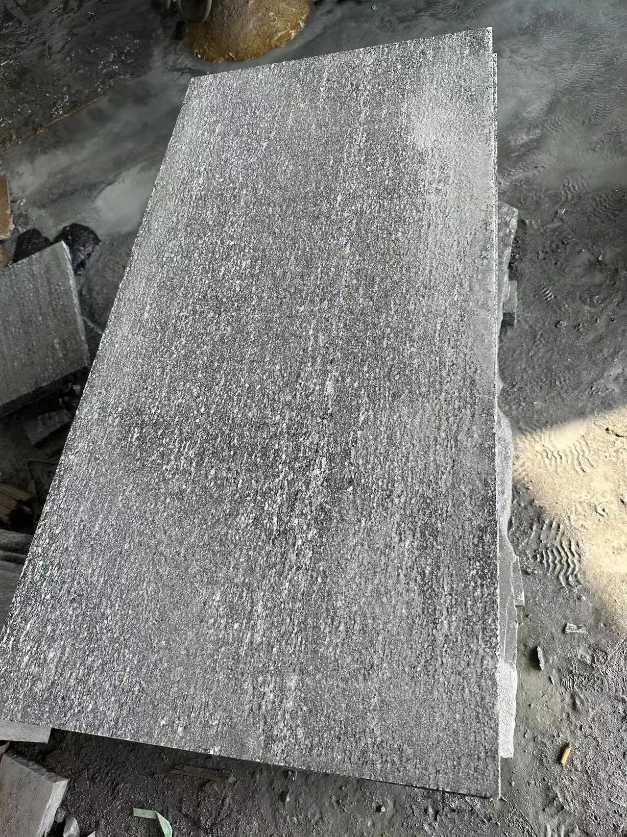 G302户外地板用火焰灰色花岗岩瓷砖墙壁用灰色花岗岩| Alibaba.com