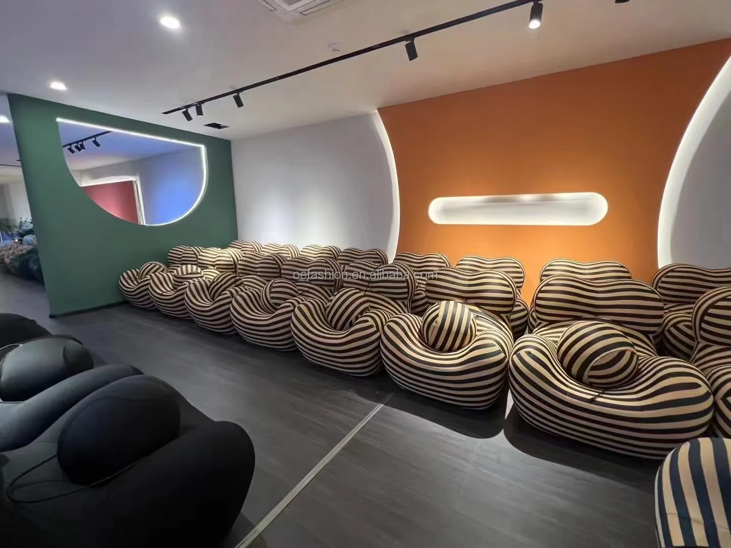 OE-FASHION Luxury Hotel Lobby Round Sofa Chair - Modern Design