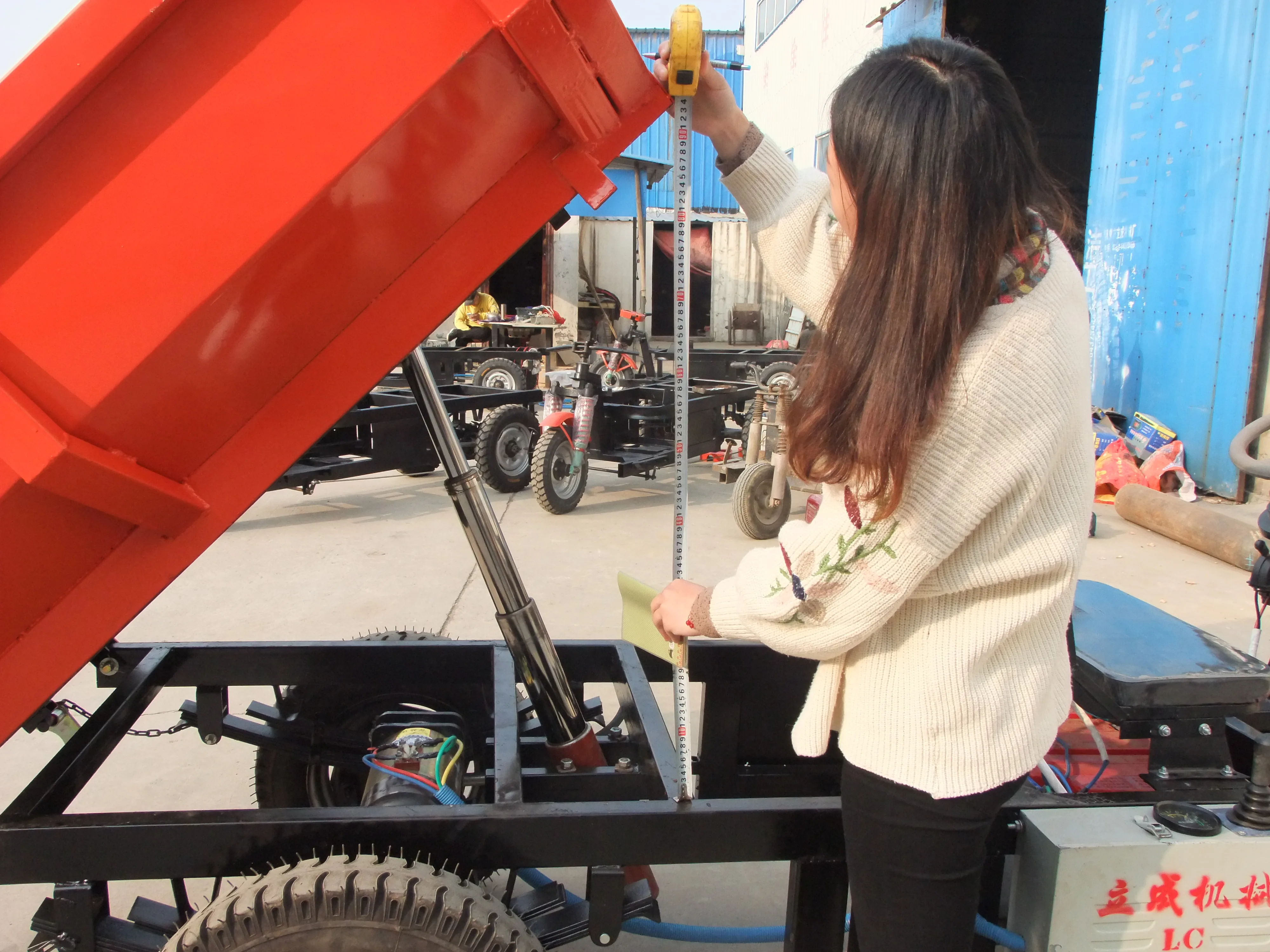1500kg Electric Dumper Truck - High Load Moment & Mobility