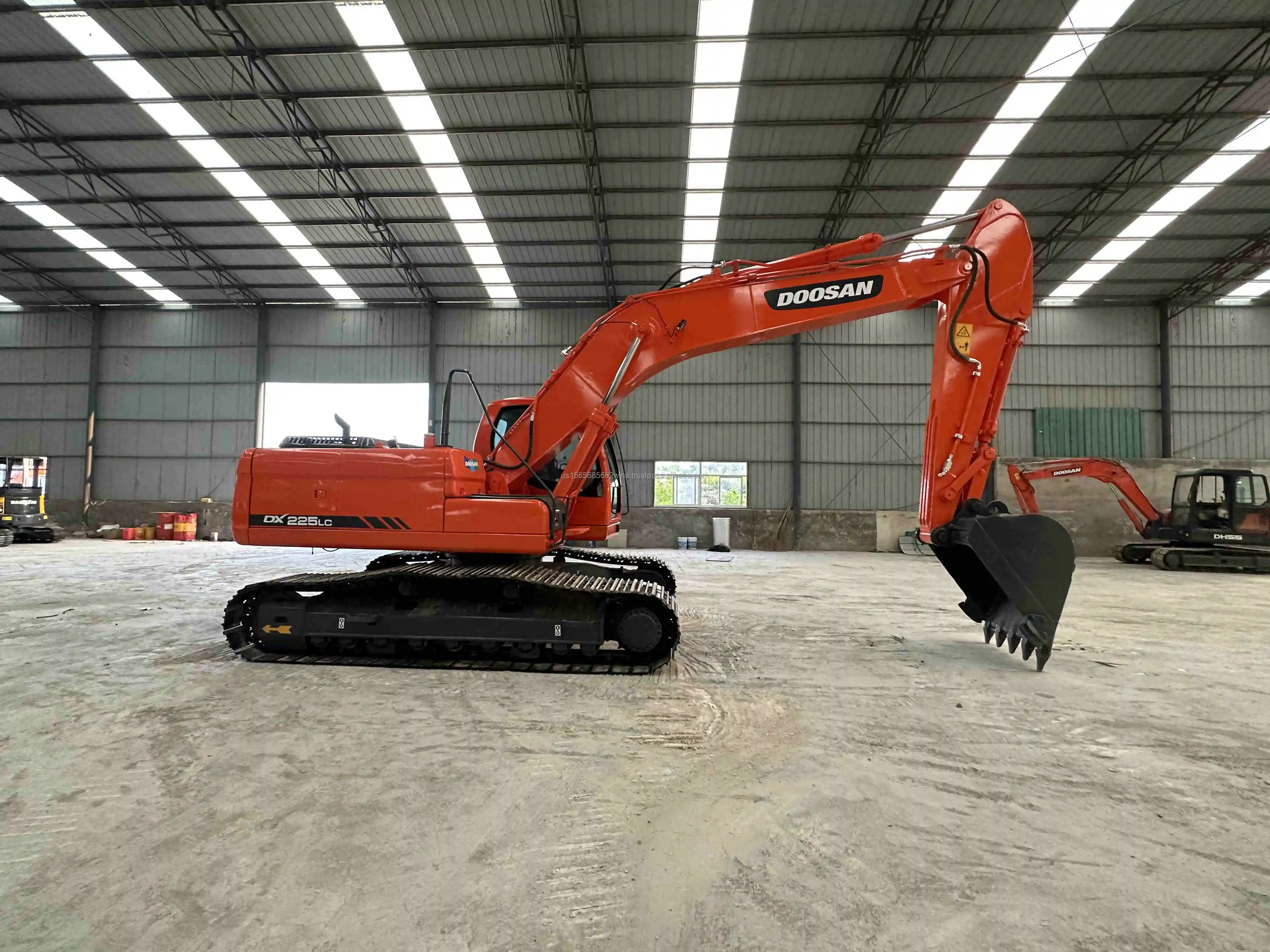 Used Excavators Doosan Dx225 Crawler Excavator Dx225lc-7 Construction ...