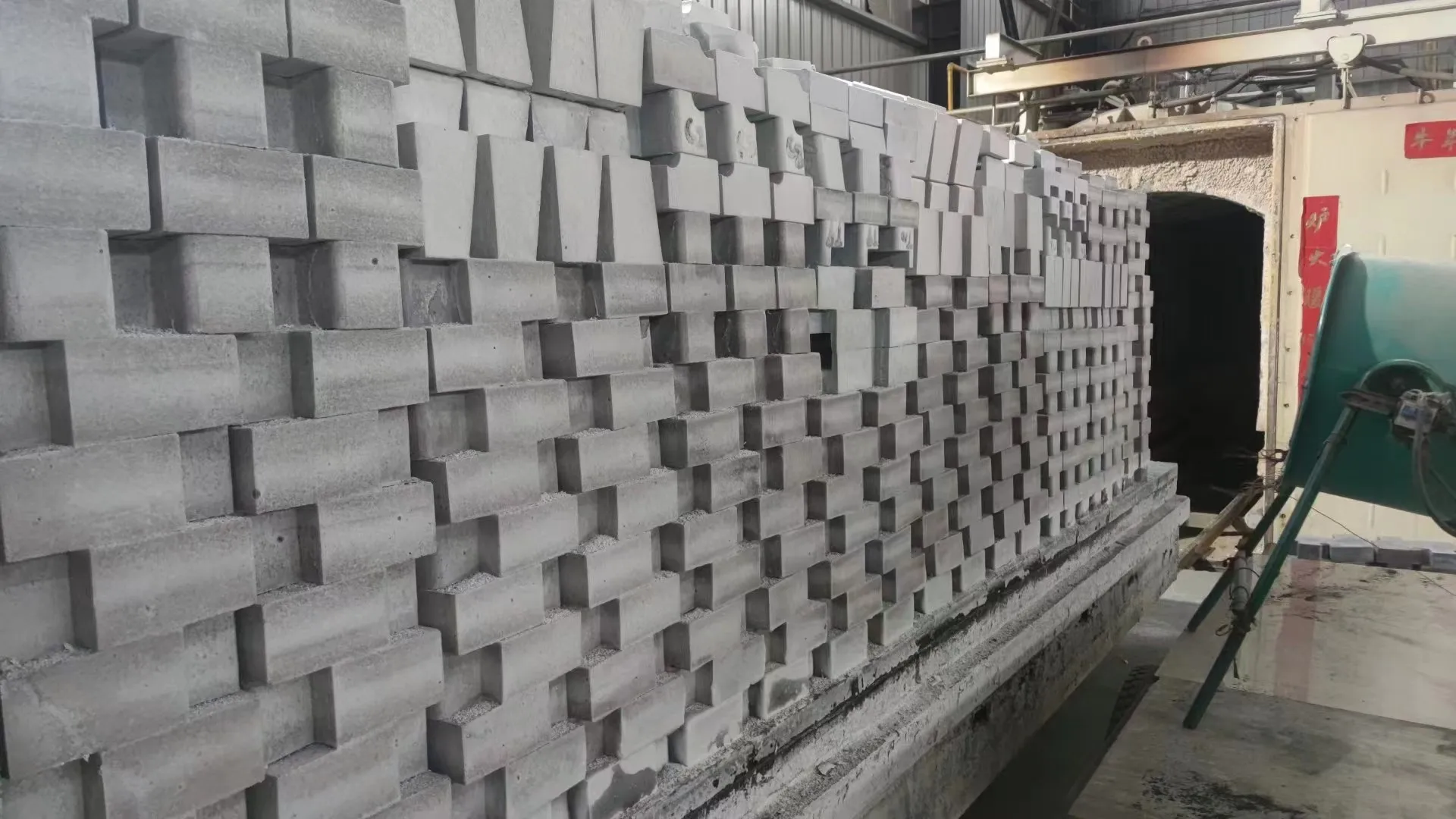 Silicon Nitride Si3n4 Bonded Silicon Carbide Brick Blast Furnace Lining Refractory Bricks ...