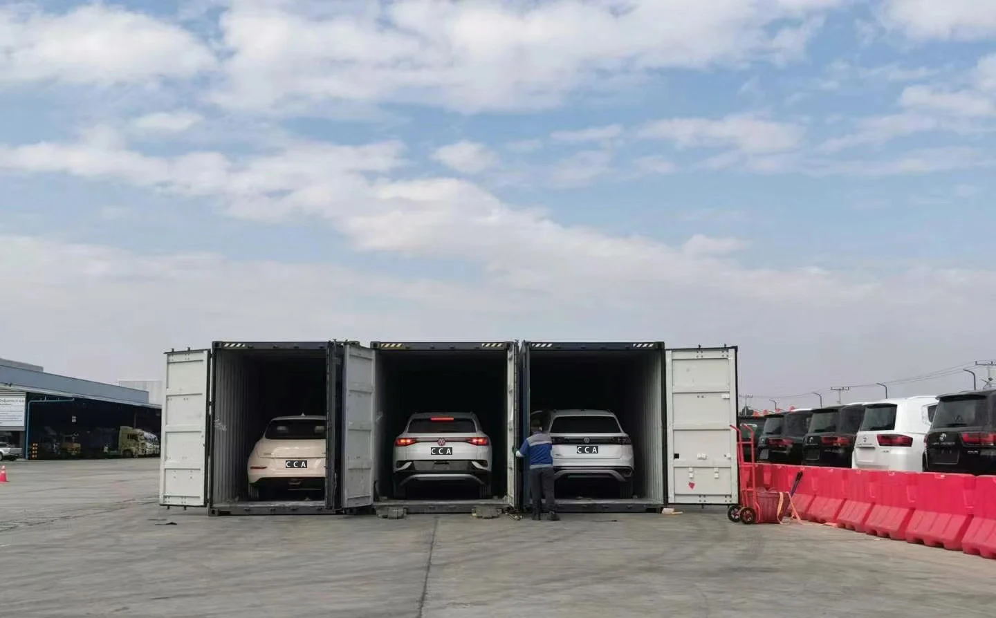 Introducing The Byd E2 2024 Luxury Electric Vehicle On Global Digital ...