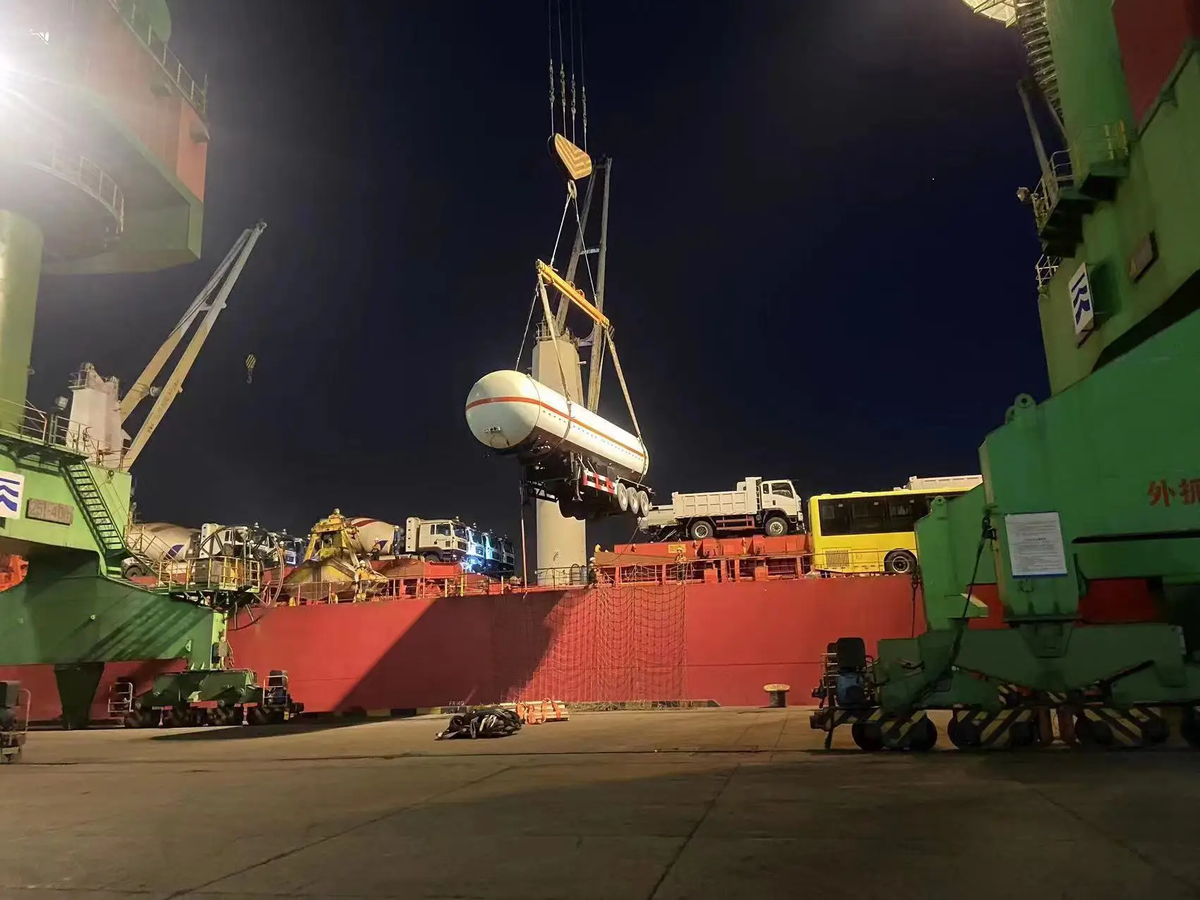 Used 50 Cylinder Filling Transport Tank 60 Cbm Lpg Trailer for Sale ...