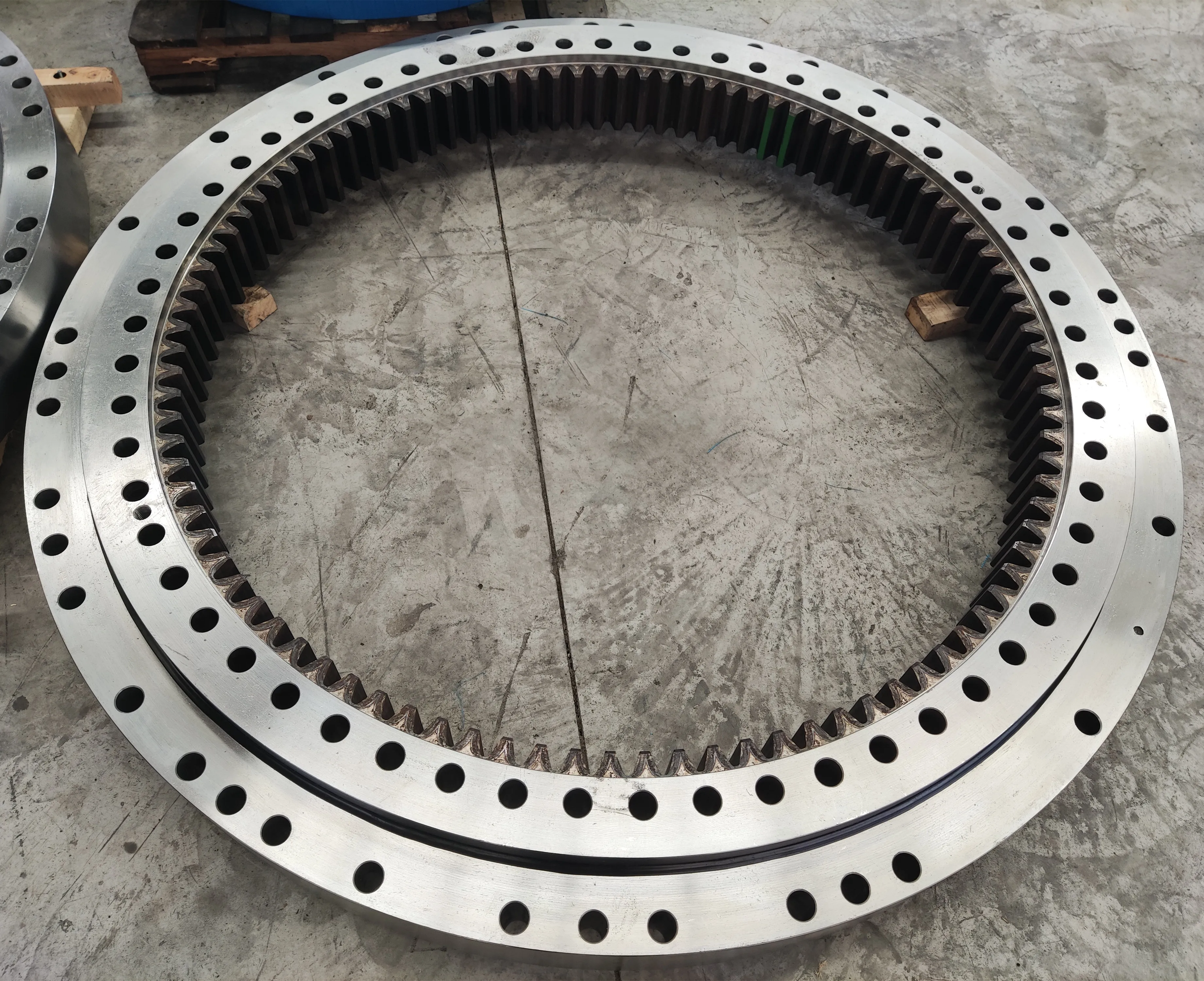 Excavator Pc200lc-8 Slewing Ring Swing Circle Slewing Bearing - Buy Low ...