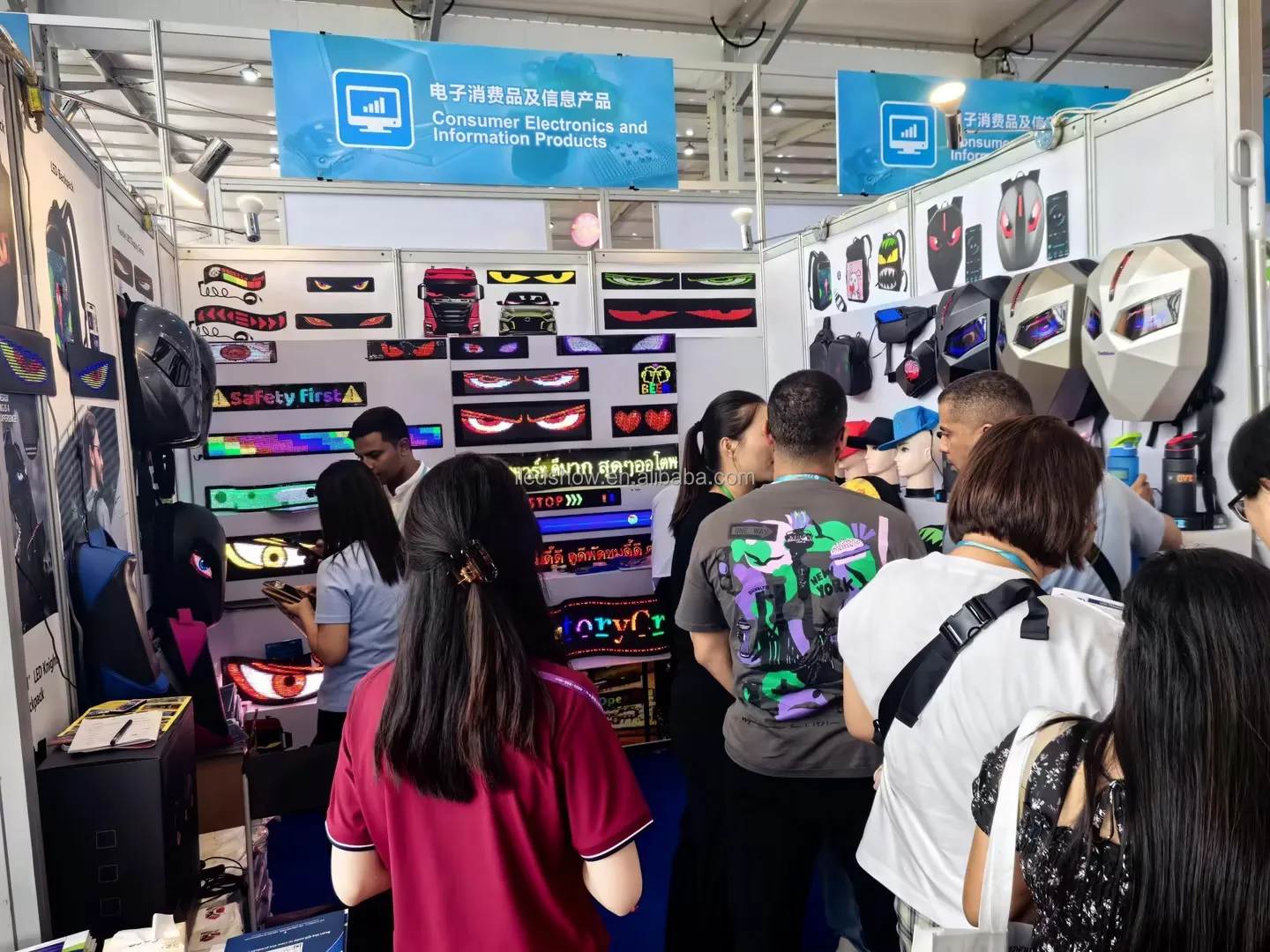 Customizable LED Display Panel for Trucks - Programmable Flexible Sign ...