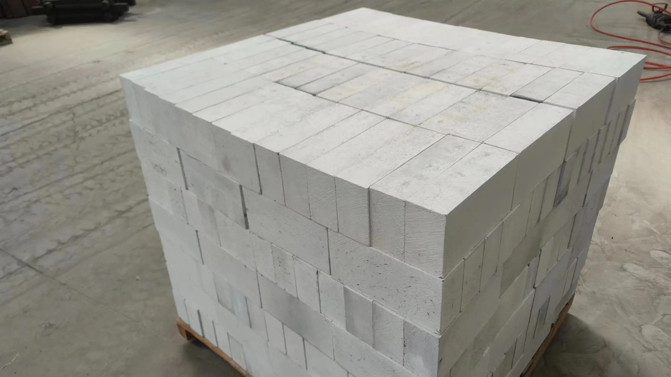 Silicon Nitride Si3n4 Bonded Silicon Carbide Brick Blast Furnace Lining ...