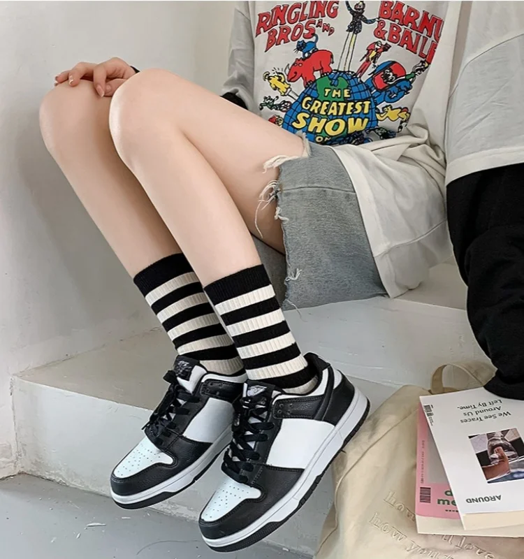 Women Socks Black And White Instagram Fashion R Letter Striped Mid ...