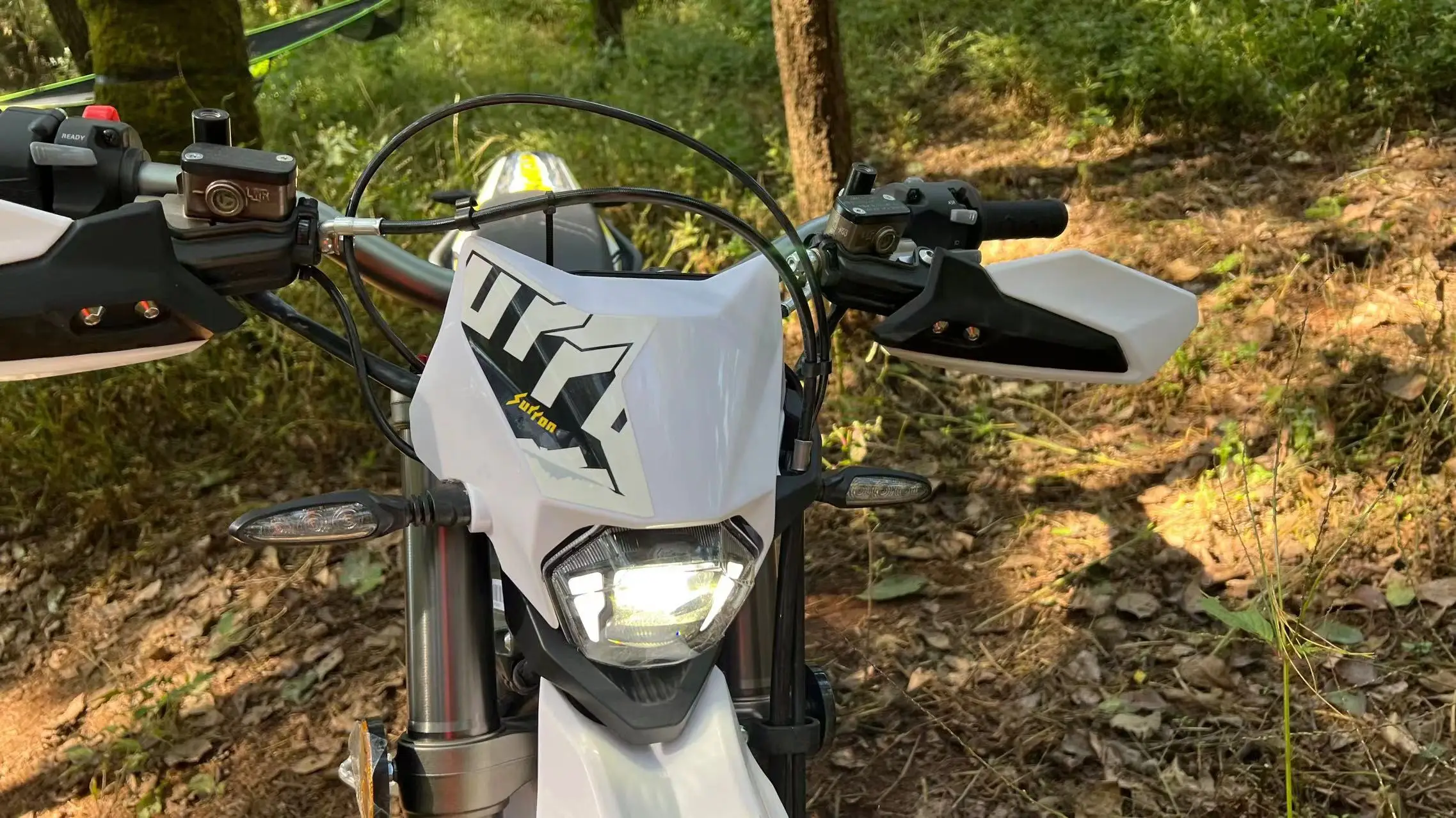 2023 Surron Ultra Bee 74v 55ah电动越野车90千米/小时12.5千瓦最大功率越野摩托车 - Buy 电动越野车 ...