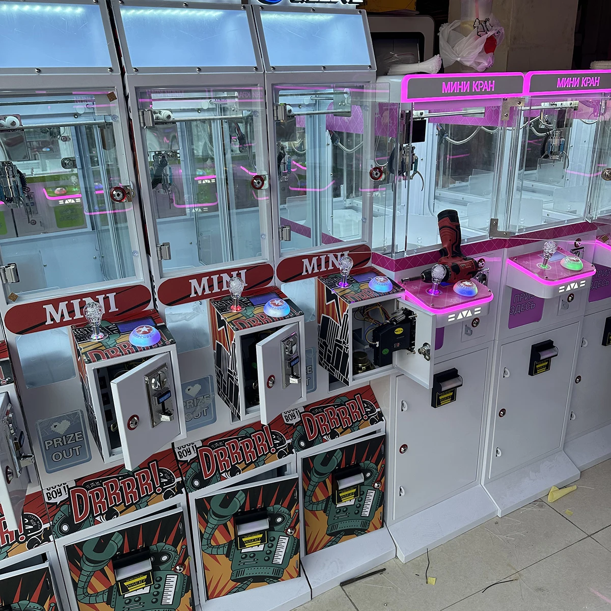Customized Mini Arcade Claw Crane Machine Game Toy - OEM Available