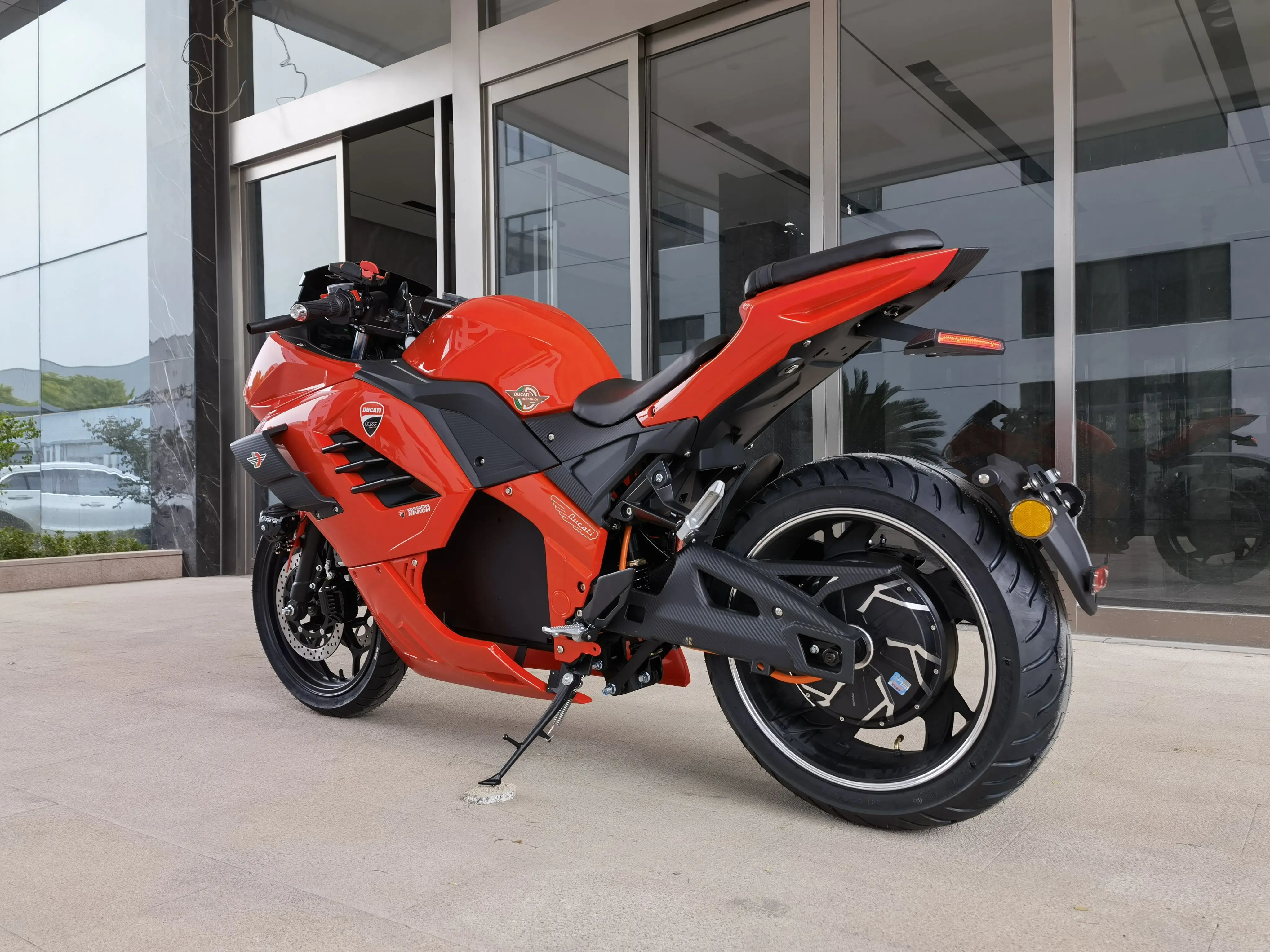 10000w Max Speed 150km/h Electric Motorcycle with Lithium Battery Scooter