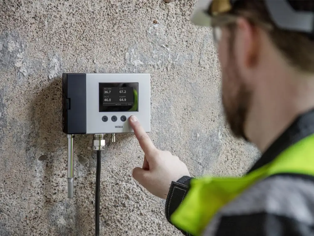 Intrinsically Safe Humidity and Temperature Transmitter Series HMT370EX