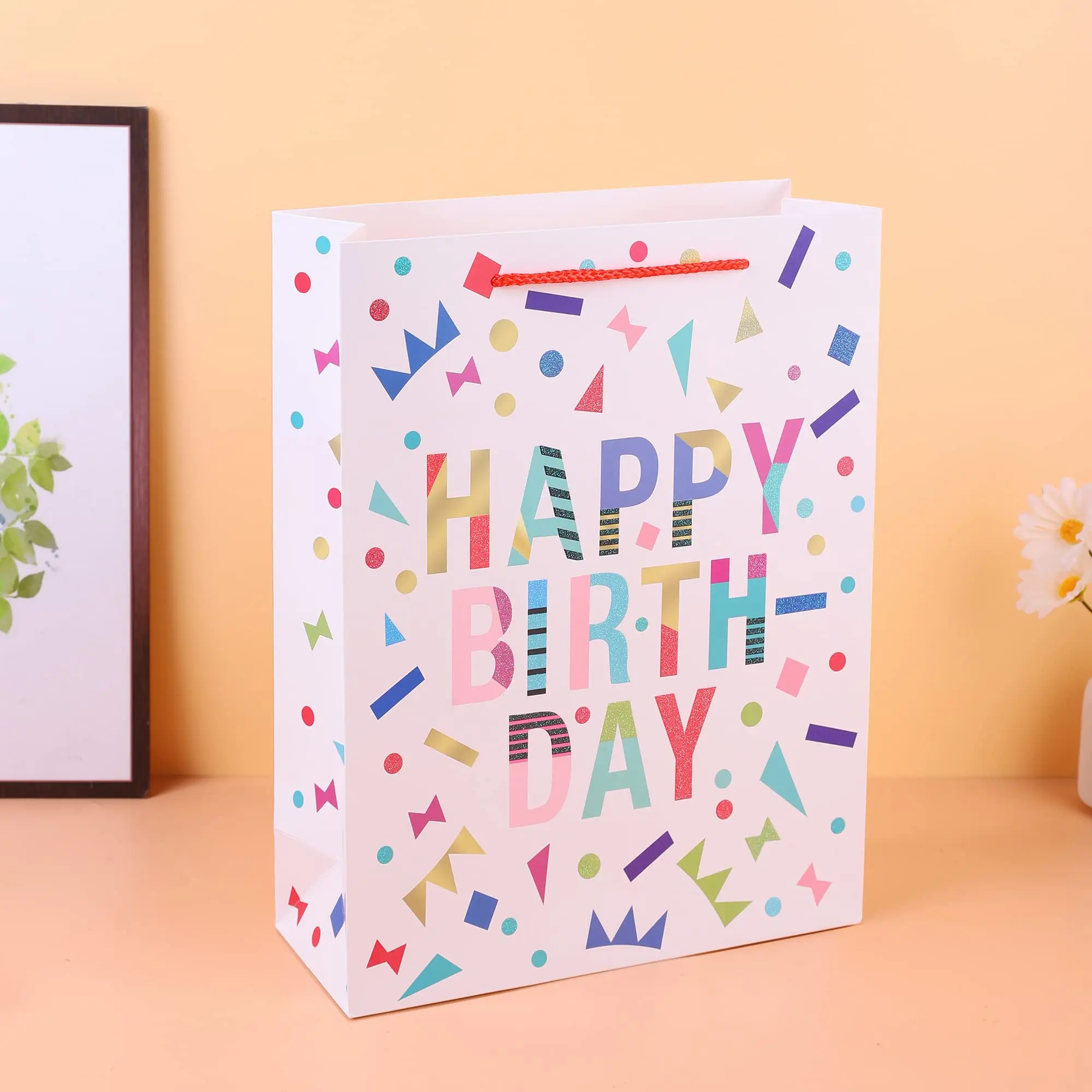 Custom Wholesale Luxury Design Recyclable White Cardboard Handles Party ...