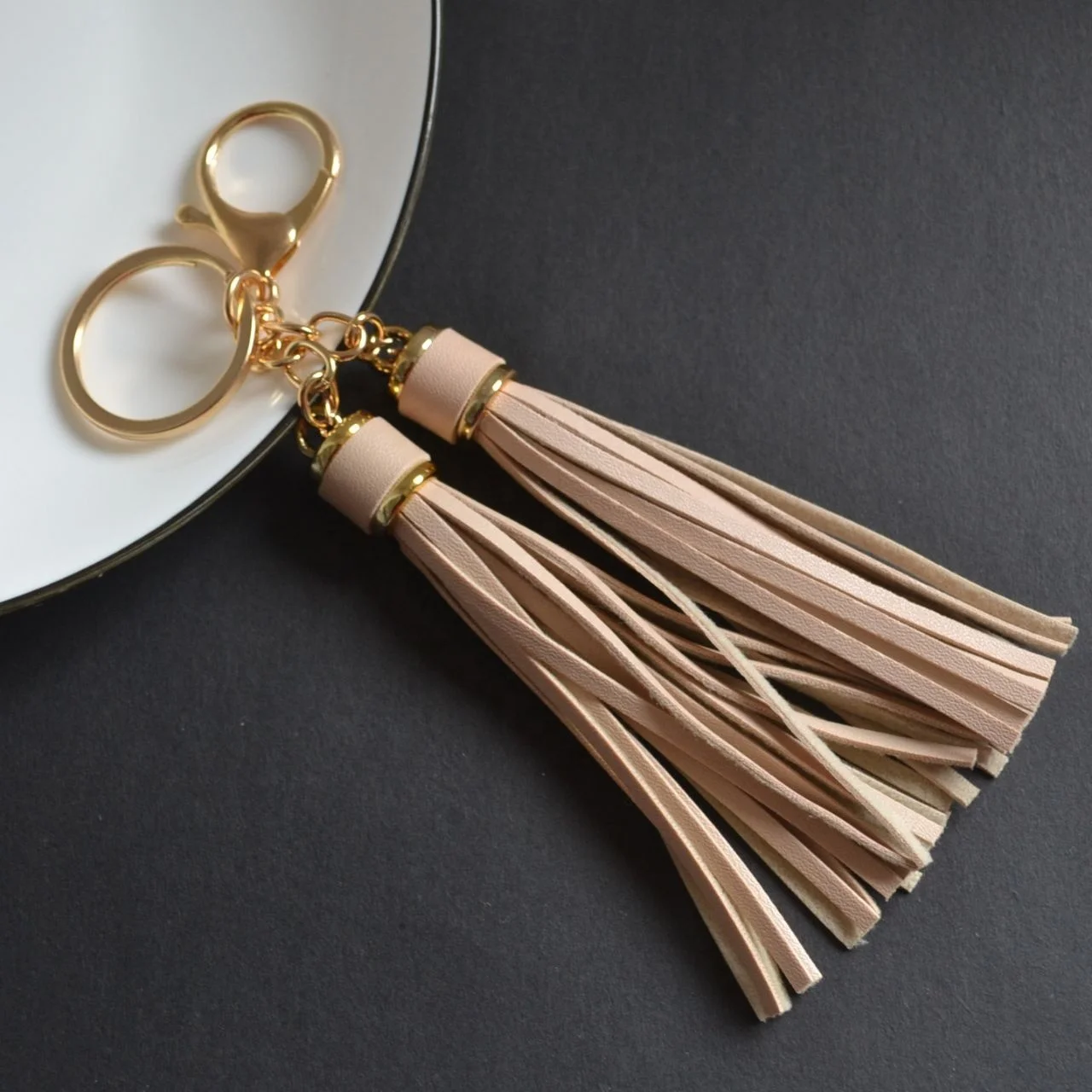 Custom Fashion Pink Whip Tassel Pu Leather Women's Car Tassel Holder ...