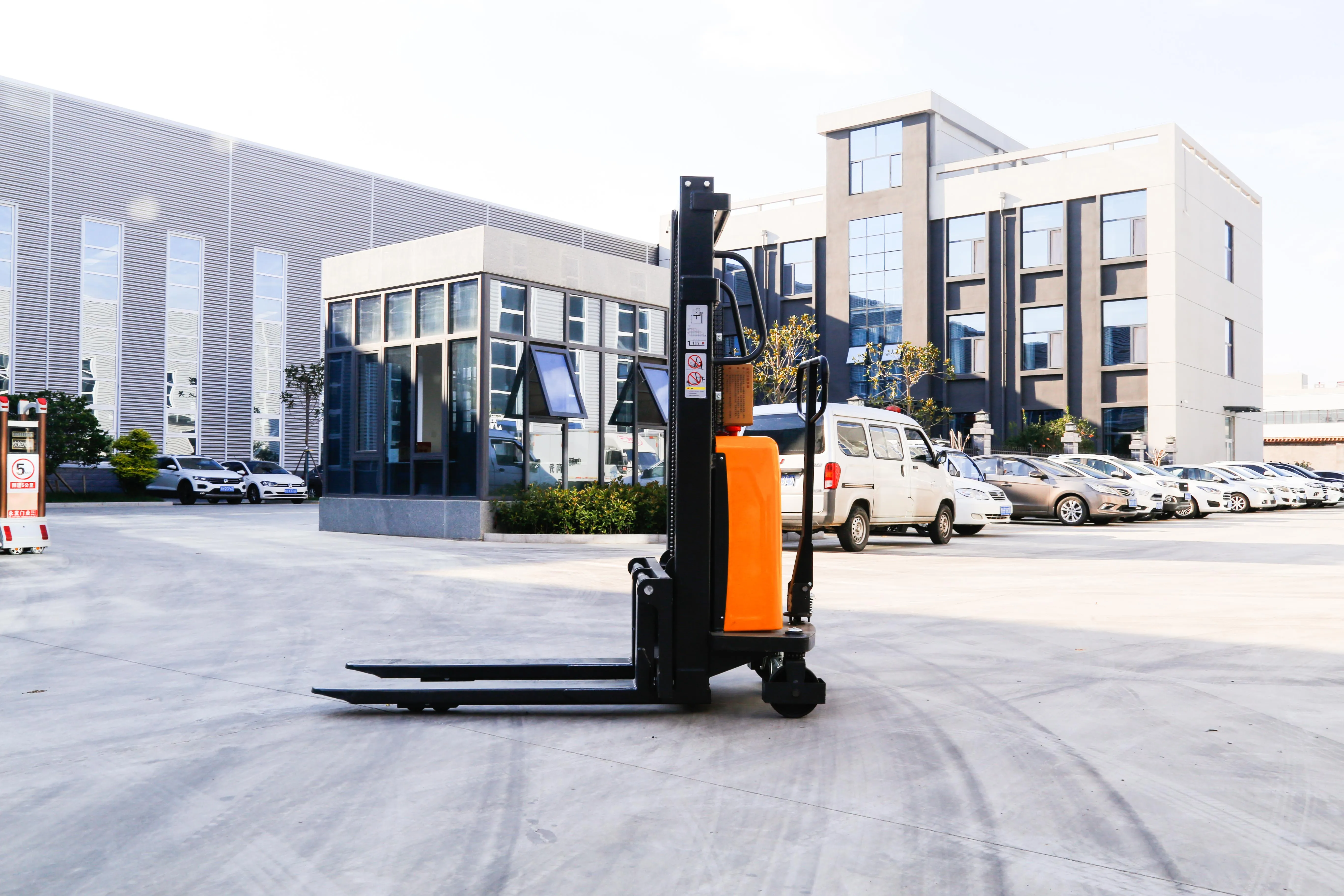 Small Electric Stacker Forklift - Efficient Lifting Solutions
