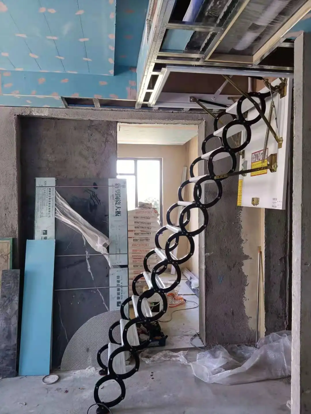 Ceiling Mounted Roof Access Retractable Folding Zip Step Attic Ladders