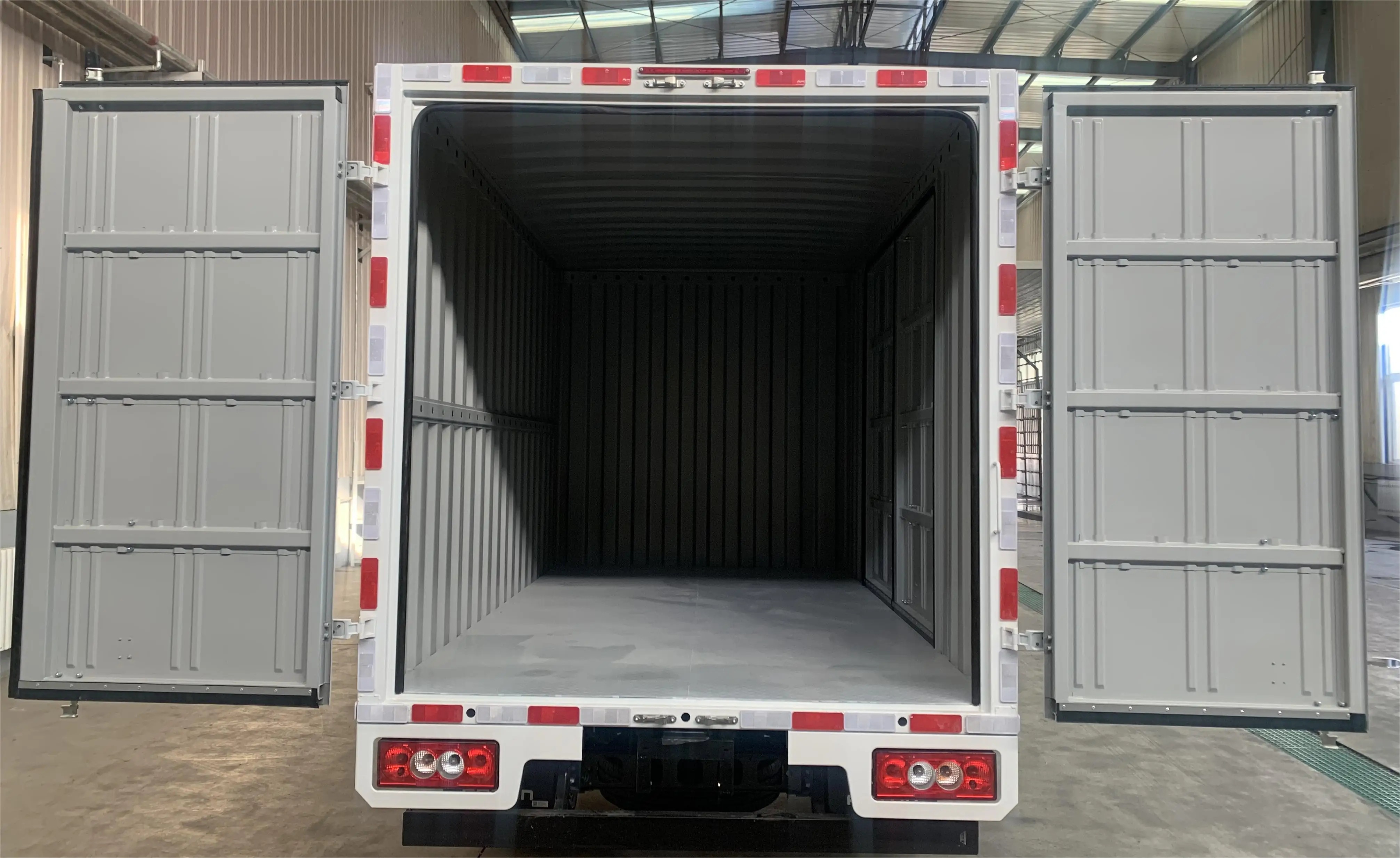 Cargo Truck Foton 4*2 Box Van Container Cargo Price Truck For Sale ...