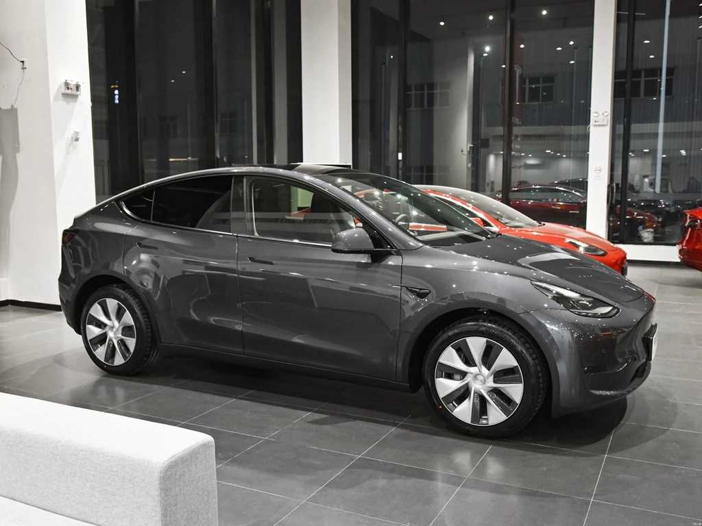 2025 Tesla Model Y - All-Wheel Drive Electric SUV