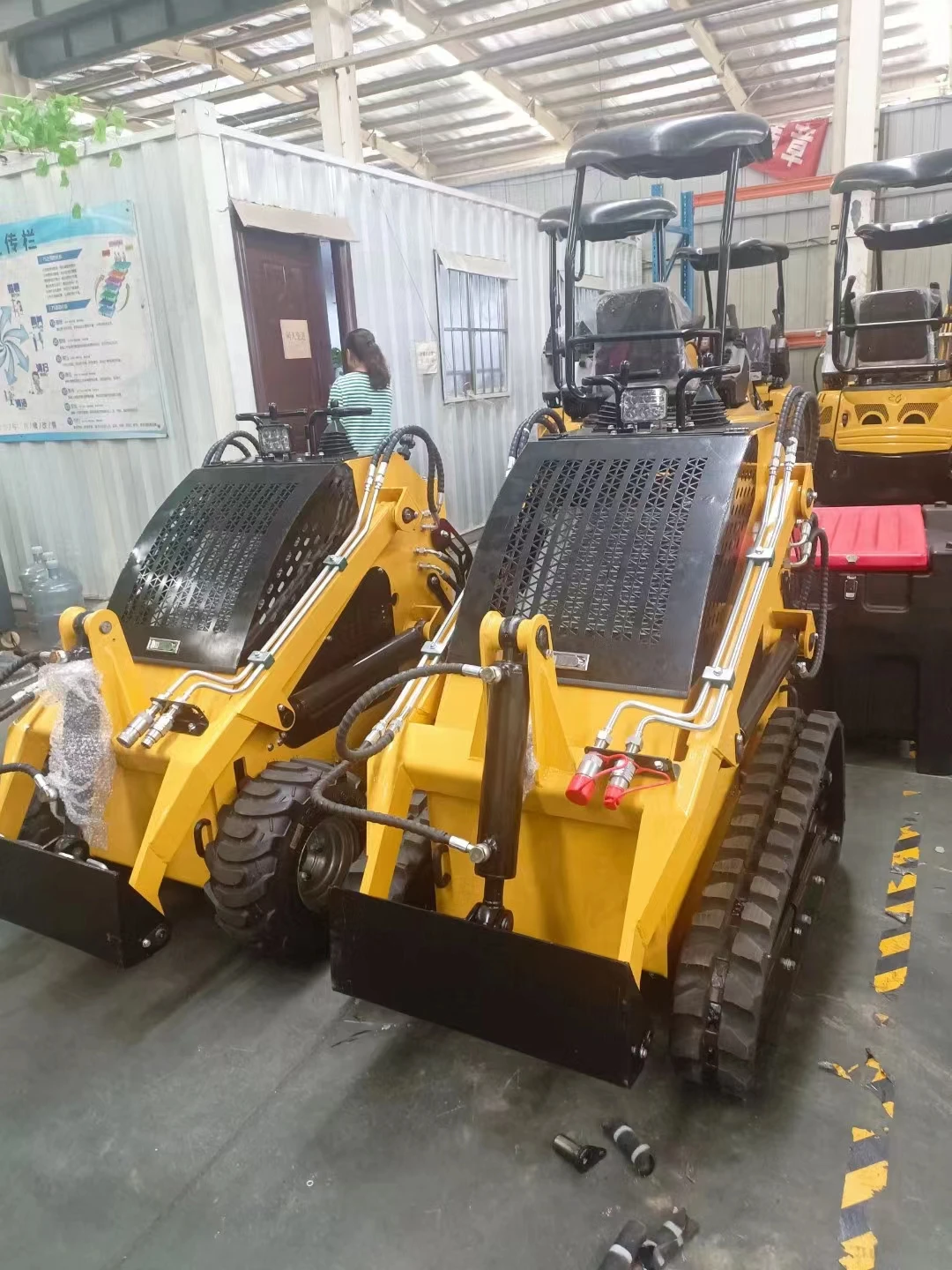 Wheeled Sliding Small Forklift Station-driven One-machine Multi ...