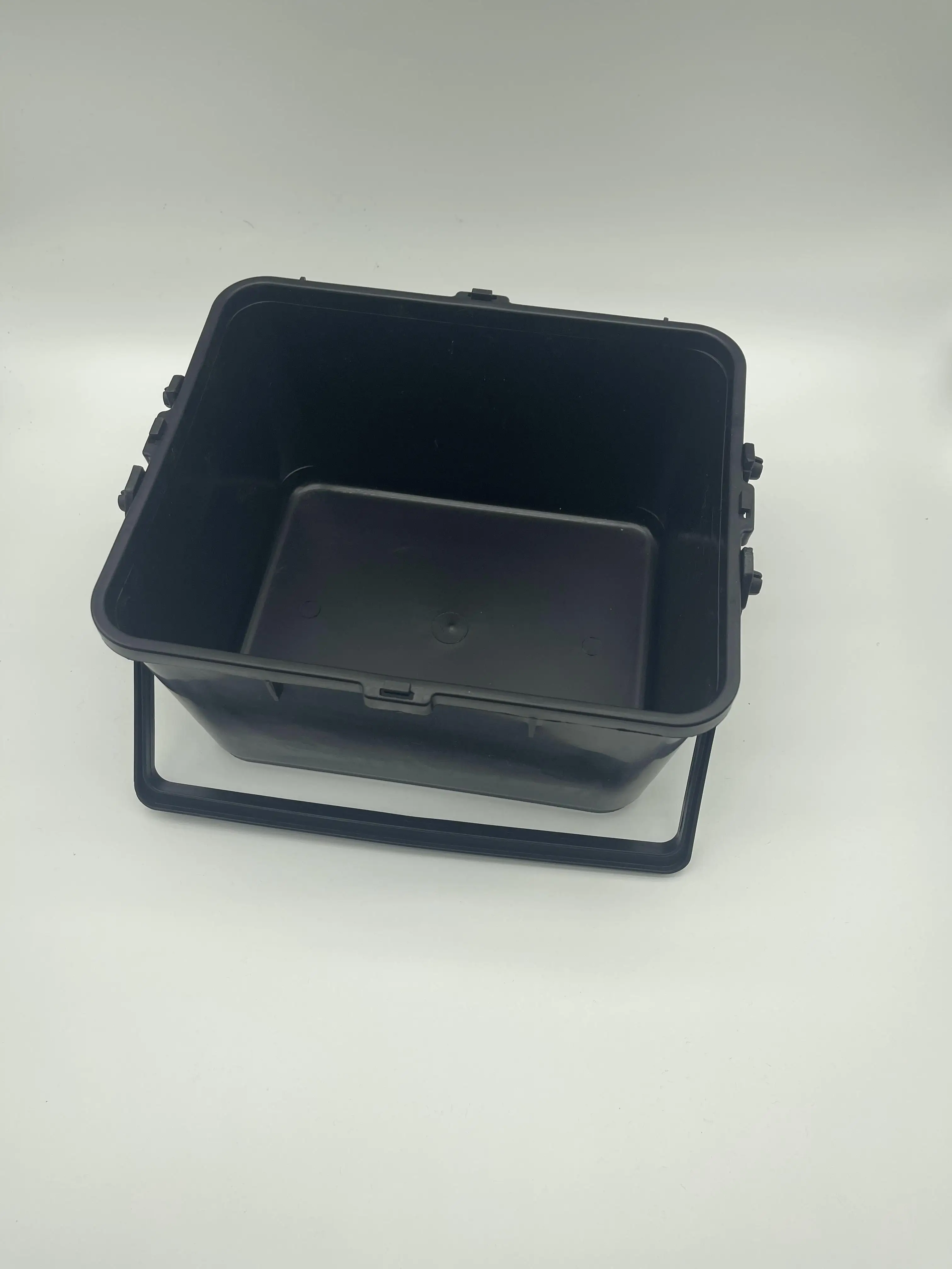 4.5 Liter Paint Buckets With Lid With Handle - Buy Plastic Buckets With ...