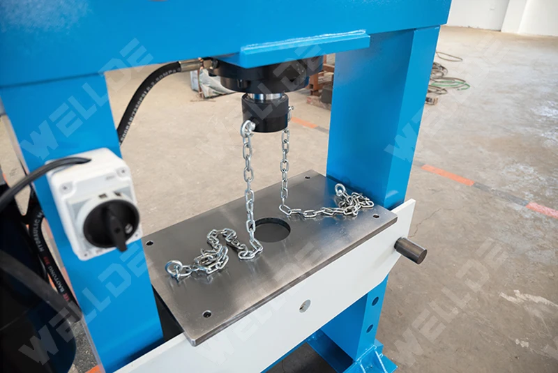 High-accuracy 30T Hydraulic Press - Wellde Quality
