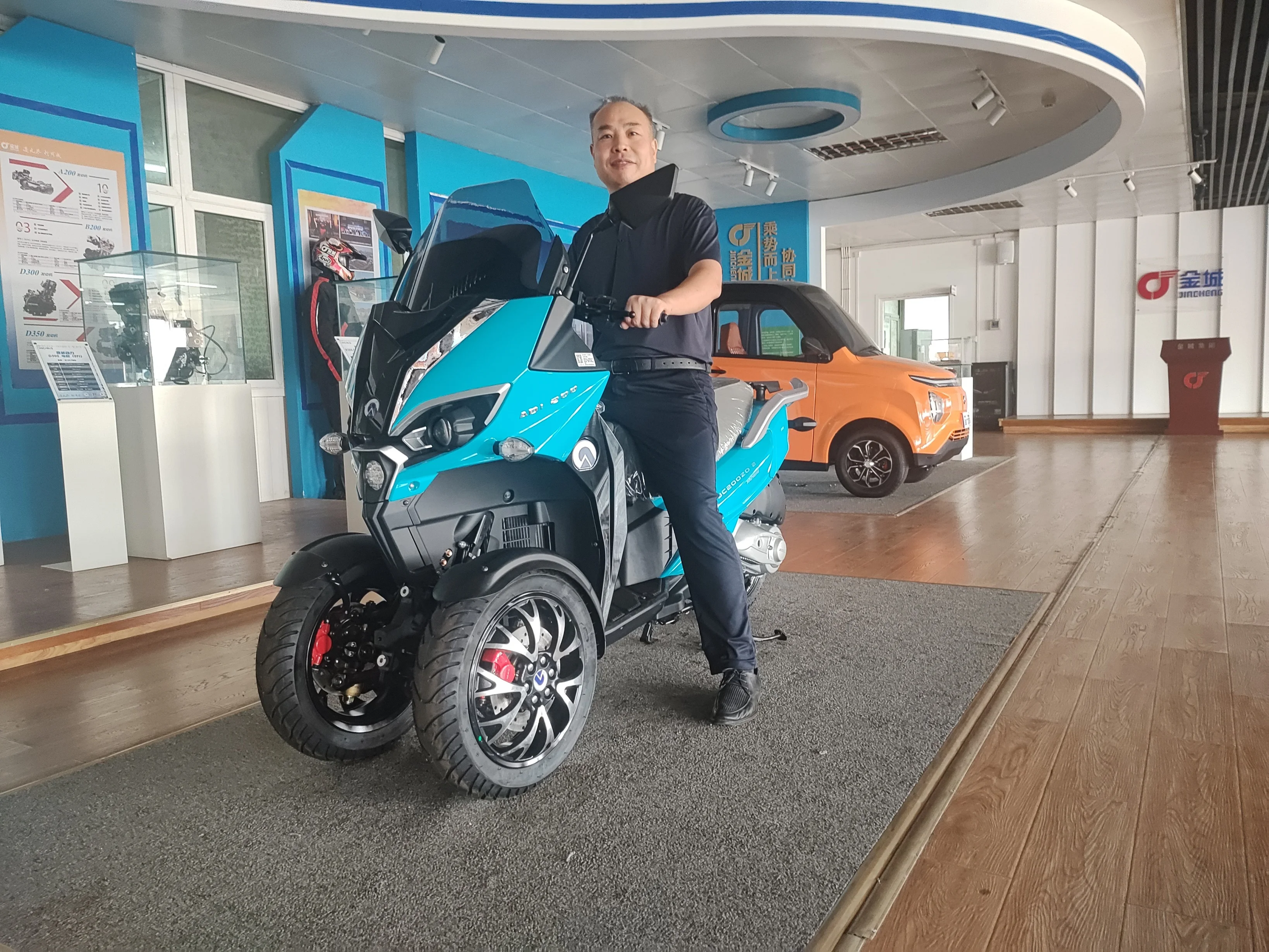 Innovative Electronic Pendulum Inverted Tricycle - 105km/h