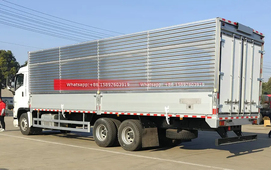 ISUZU Wingspan Van Truck - 10 Wheels for Efficient Transport