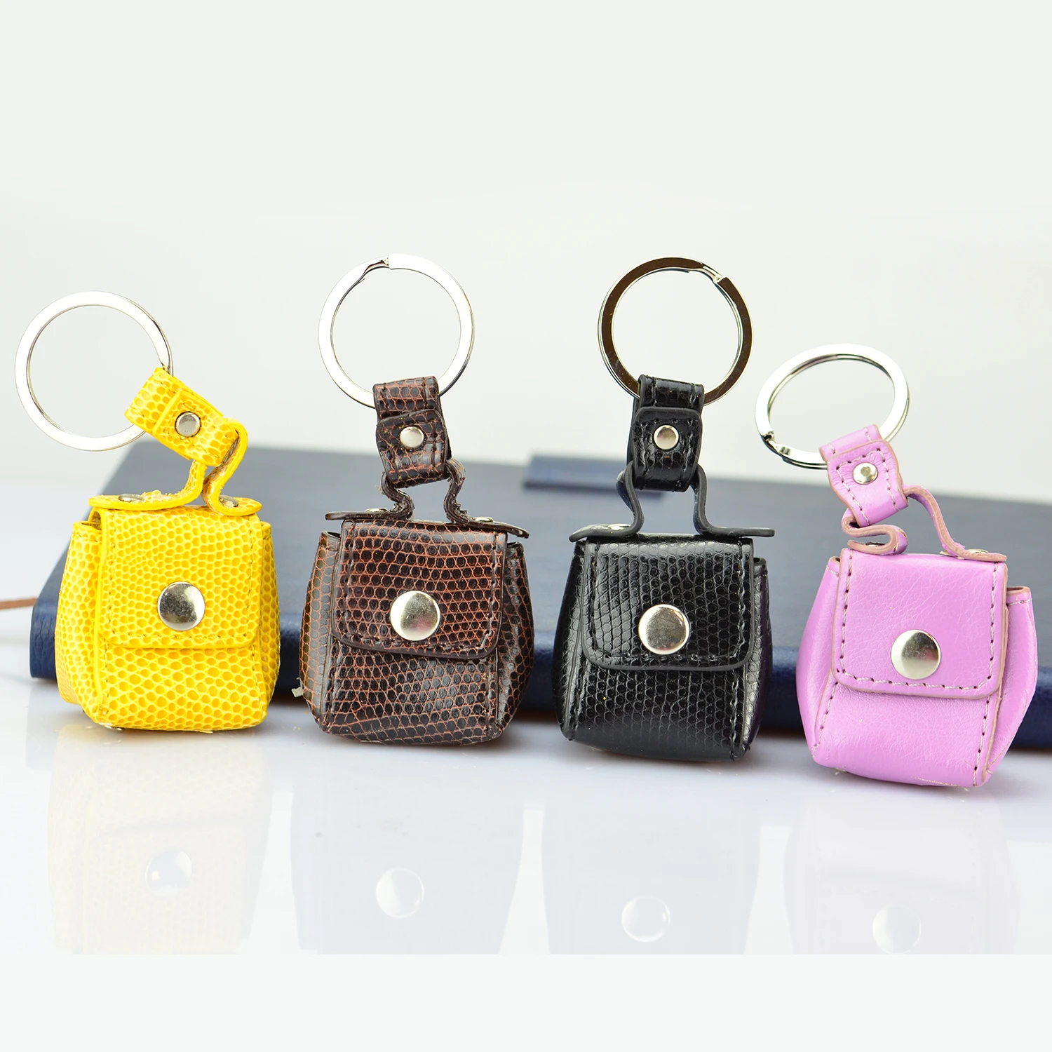 Factory Wholesale Custom Leather Keychain Key Holder Pendant Promotion
