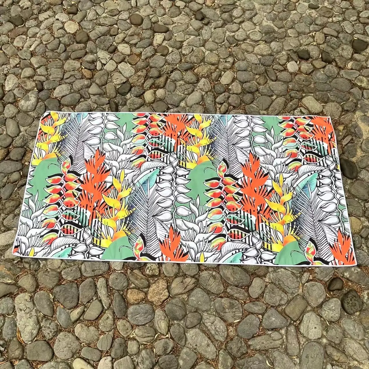 Custom Design 100% Recycled Quick Dry Microfiber Beach Towels