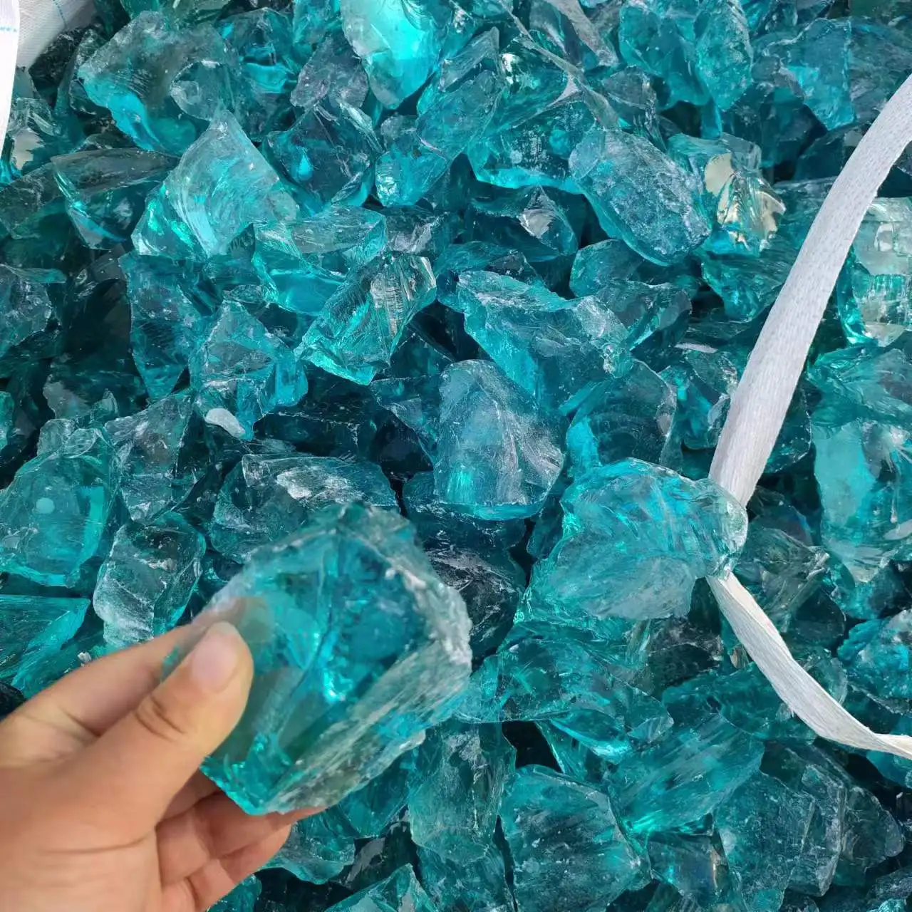 Processing Colored Glass Stone Landscape Glass A Variety Of Sizes ...