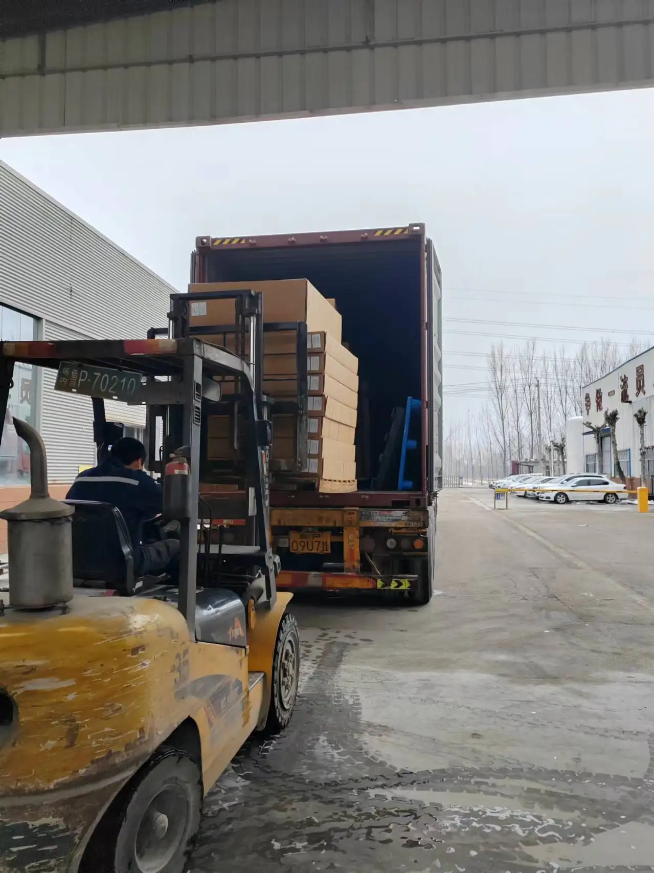 Truck Spare Parts Truck Radiator Excavator Radiator XD226 OEM 30915200 ...