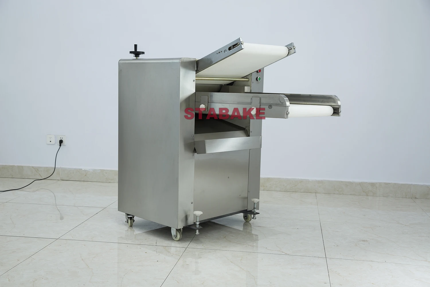 Bakery Dough Sheeter - Efficient Dough Kneading Solutions