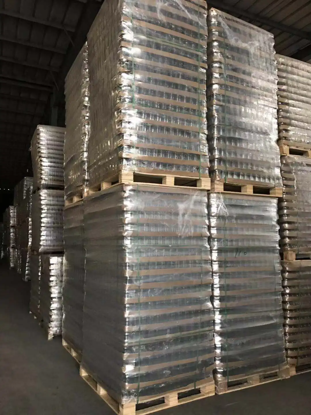 Free Sample 700 Ml Glass Vodka Bottle Wholesale 700ml Clear Brandy ...