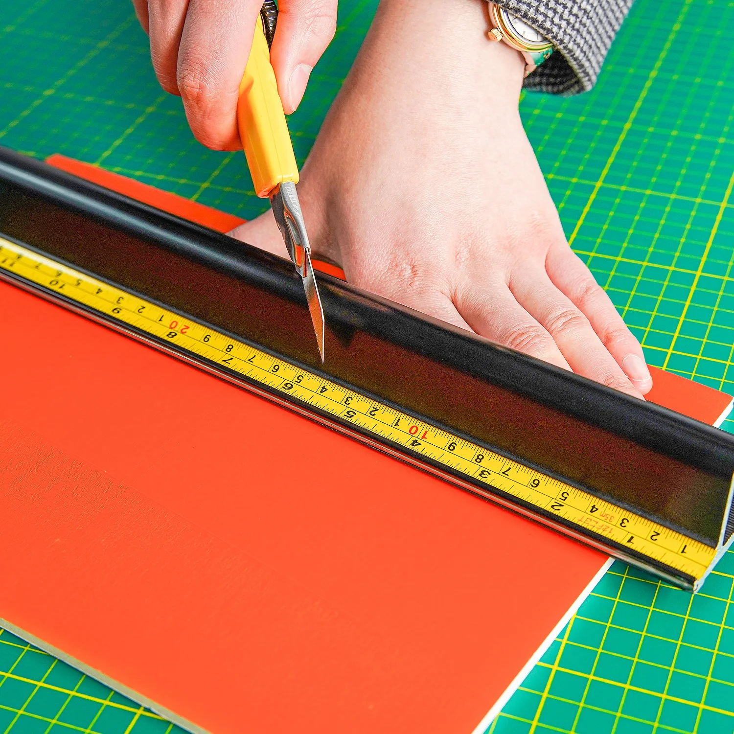 Aluminum Slim Safety Cutting Ruler & Paper Cutter Tool For Advertising Odm