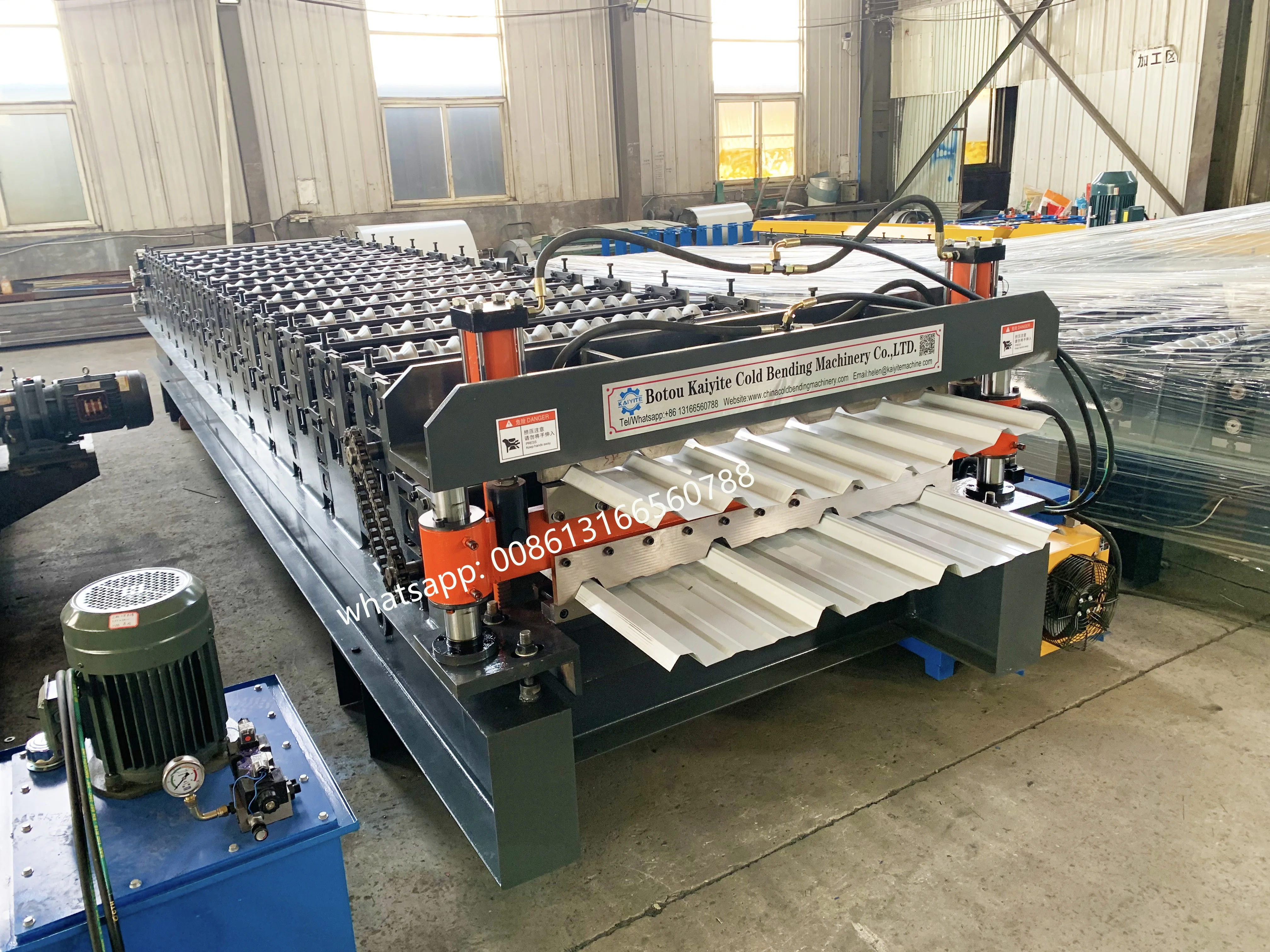 R101 and Tr4 Roofing Sheet Calamine Double Layer Roll Forming Machine ...