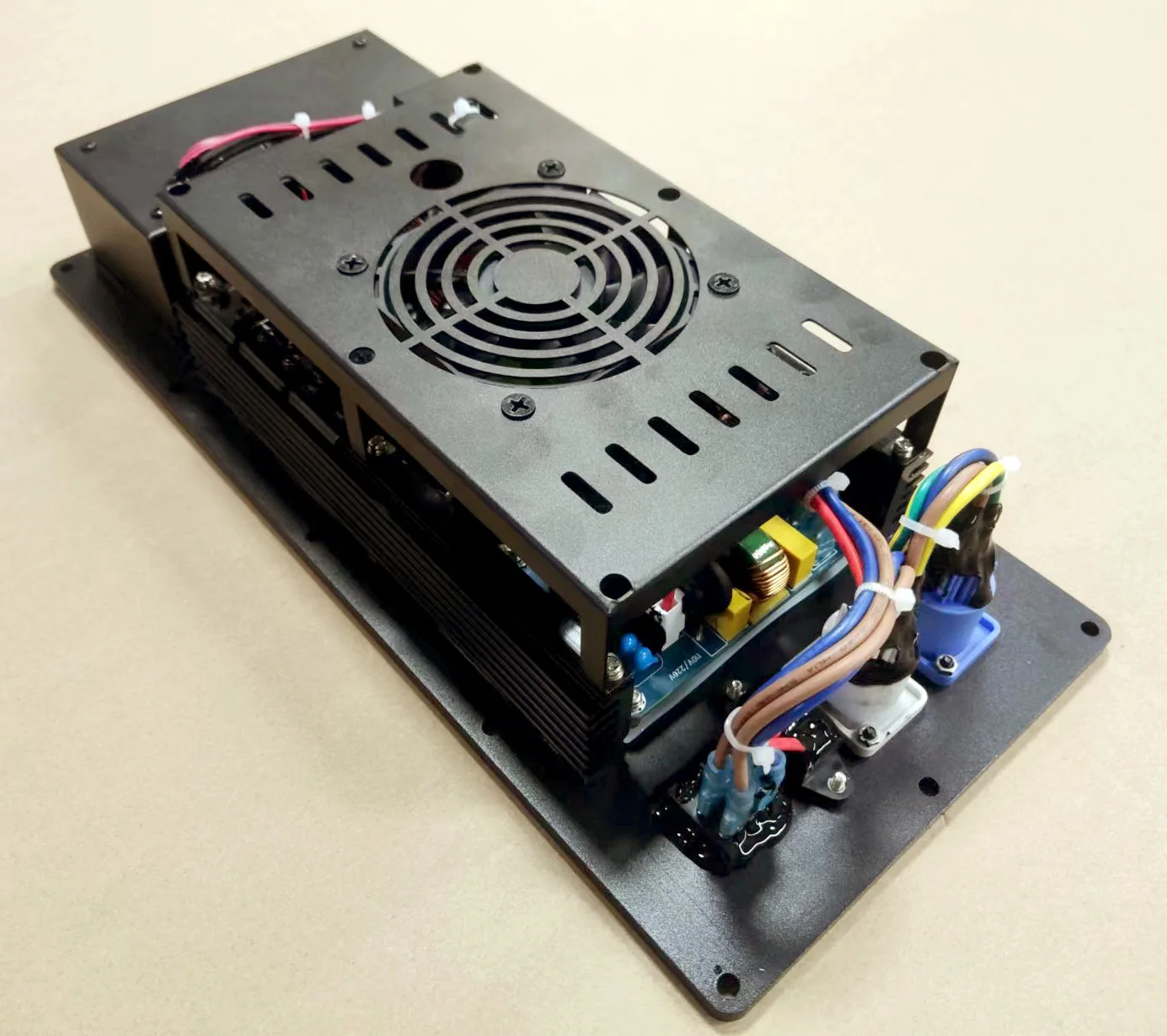 D Class Active Subwoofer Amplifier - 2400W 4ohm Power