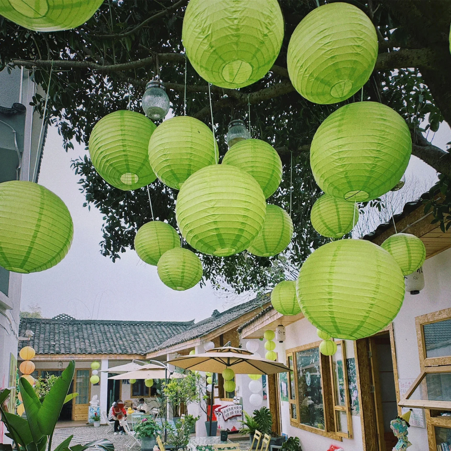 LUCKY Light green paper lanterns Chinese style courtyard hanging decoration round folding paper lanterns wholesale Alibaba