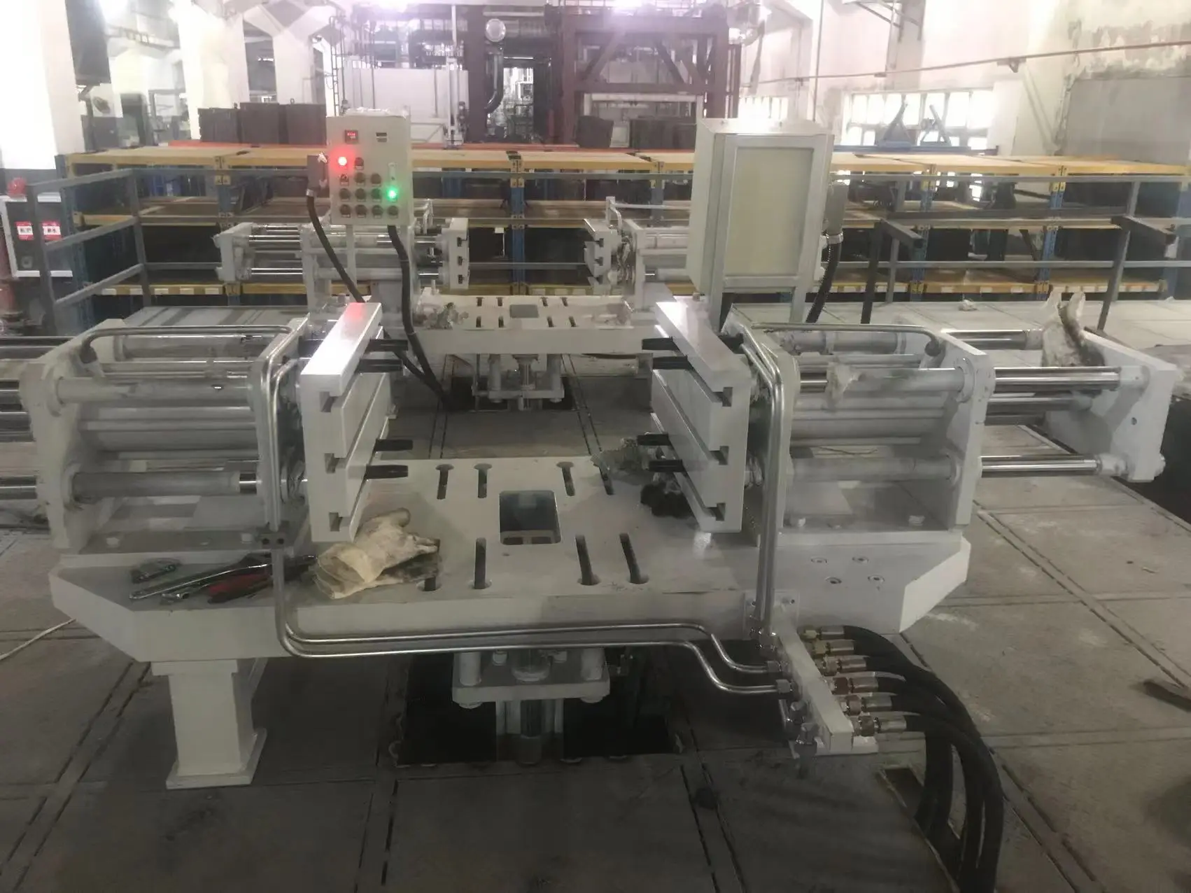 Aluminum Gravity Die Casting Machine - Precision & Easy Operation