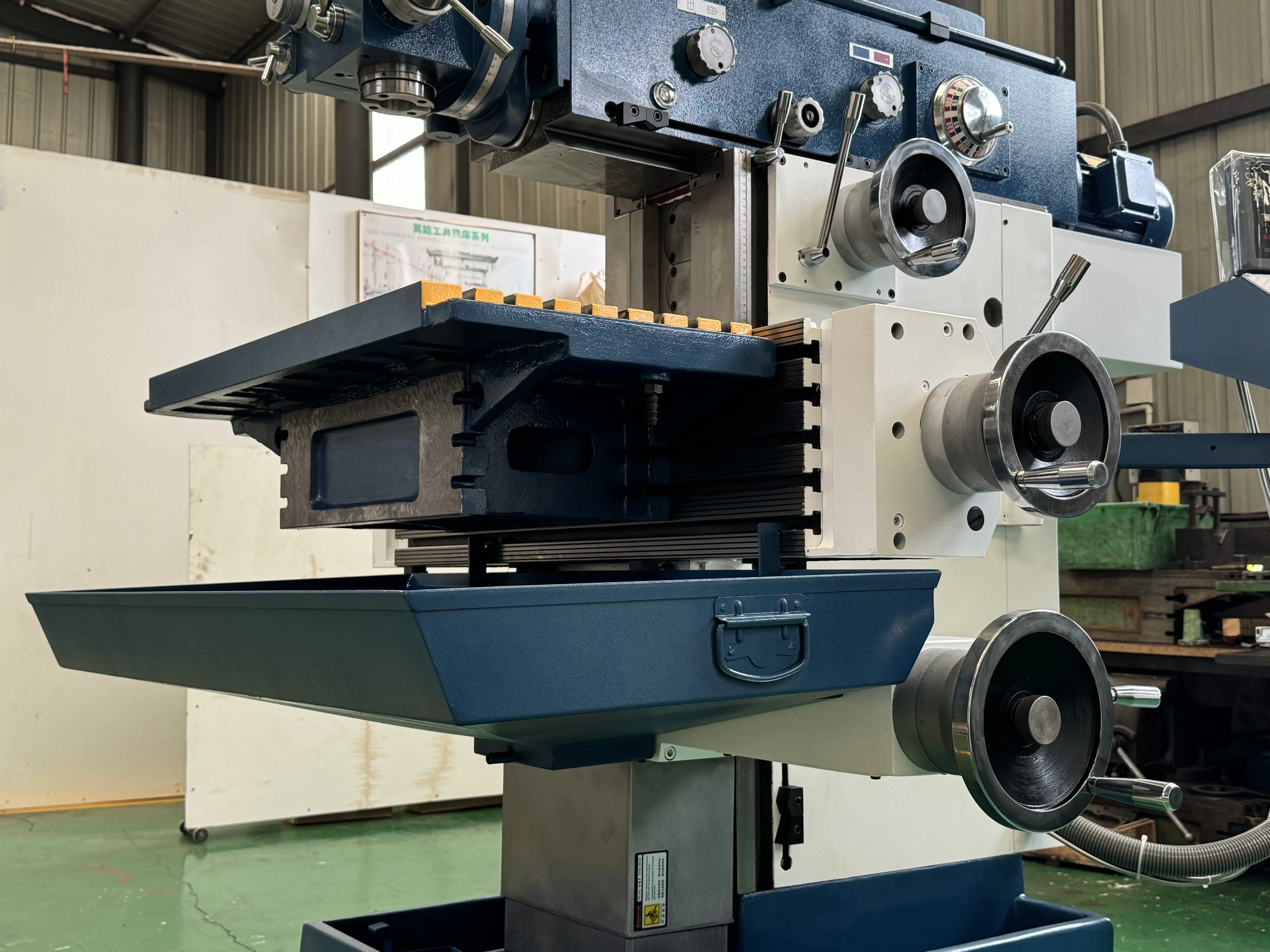 HD X8140A Universal Milling Machine - Heavy Duty & Versatile