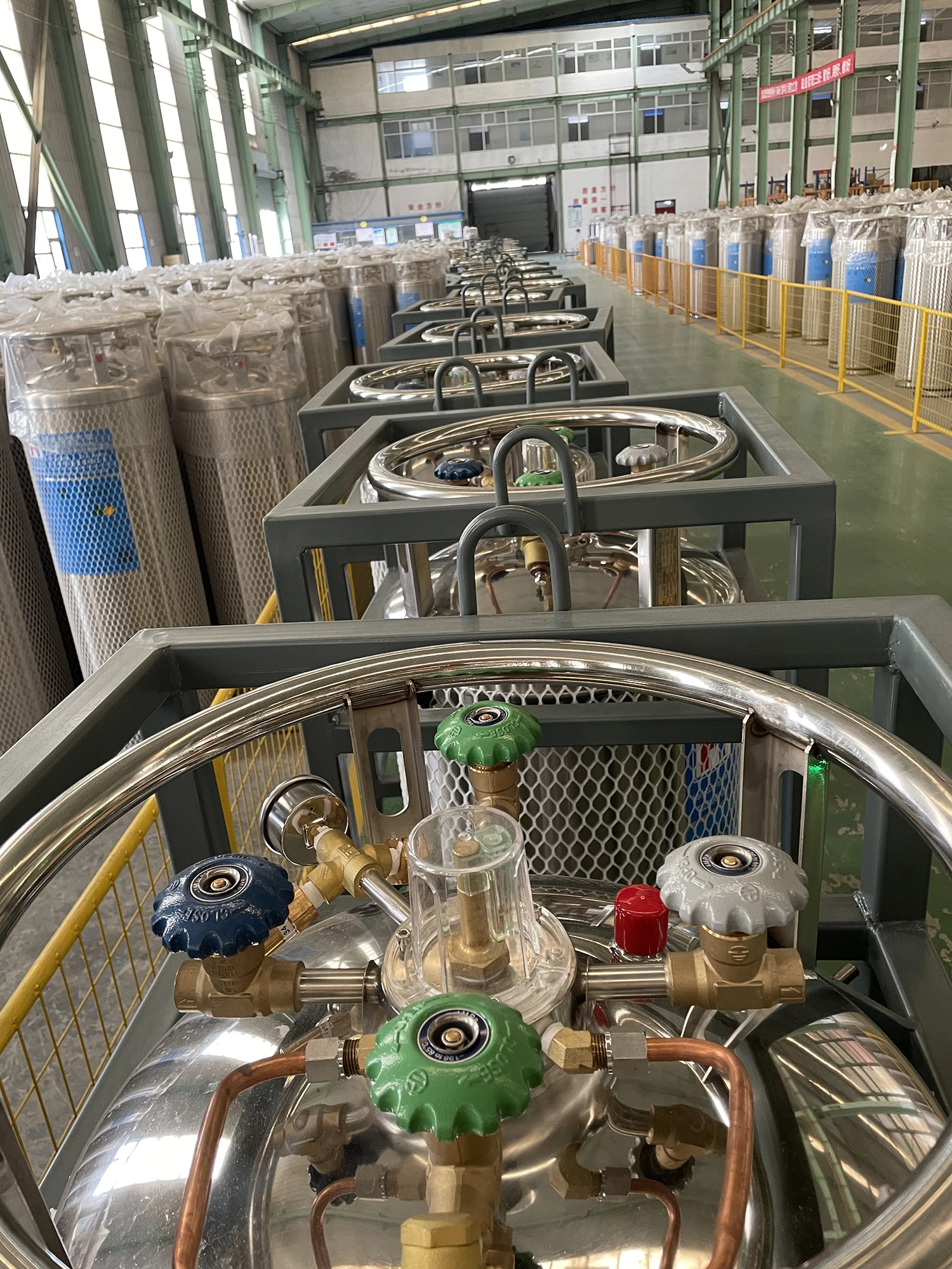 Cryogenic Container Oxygen Cylinder Stainless Steel Natural Gas Storage ...