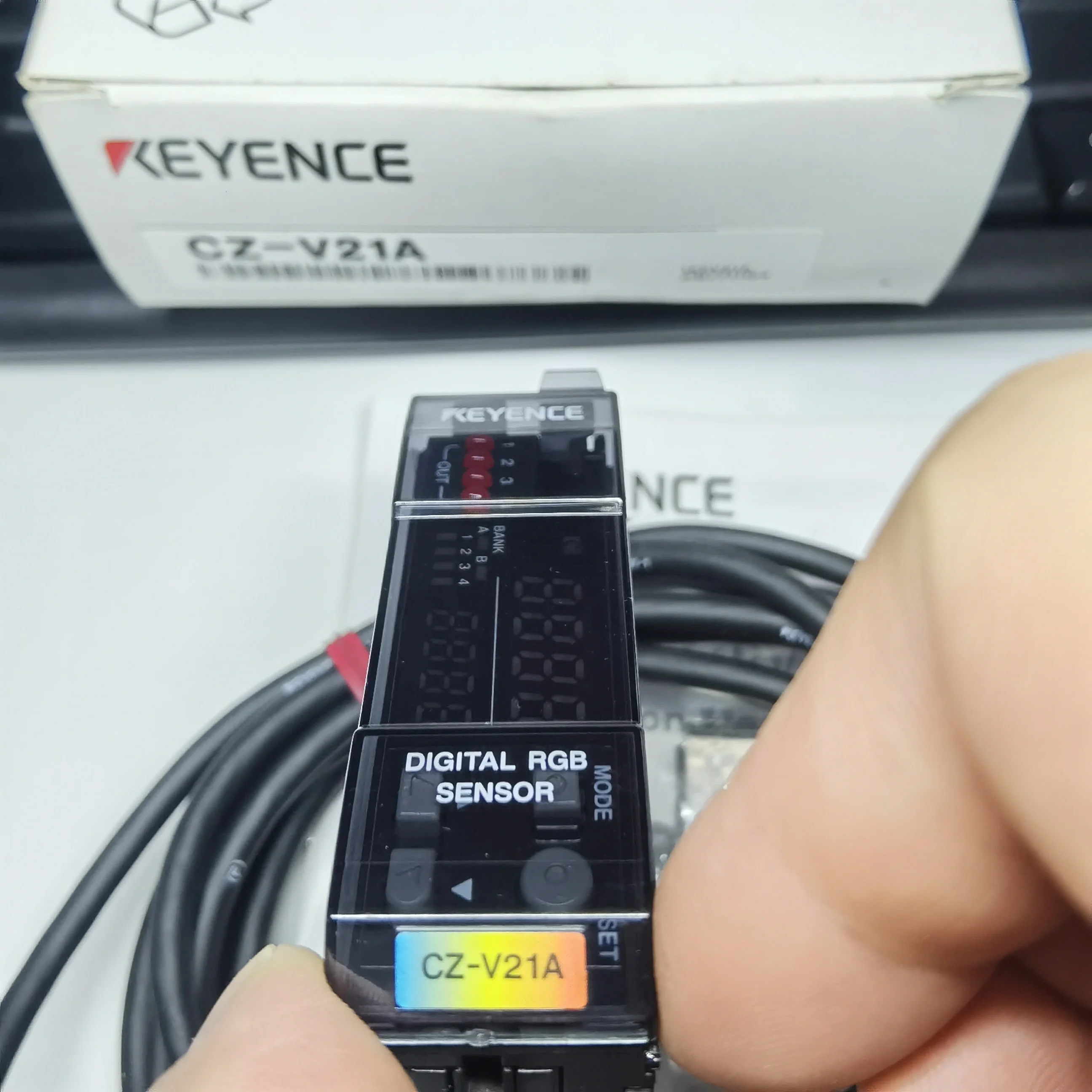 Keyence Amplifier Unit Main Unit Npn Cz-v21a For Rgb Digital Fiberoptic Sensors Cz-v20 Series ...