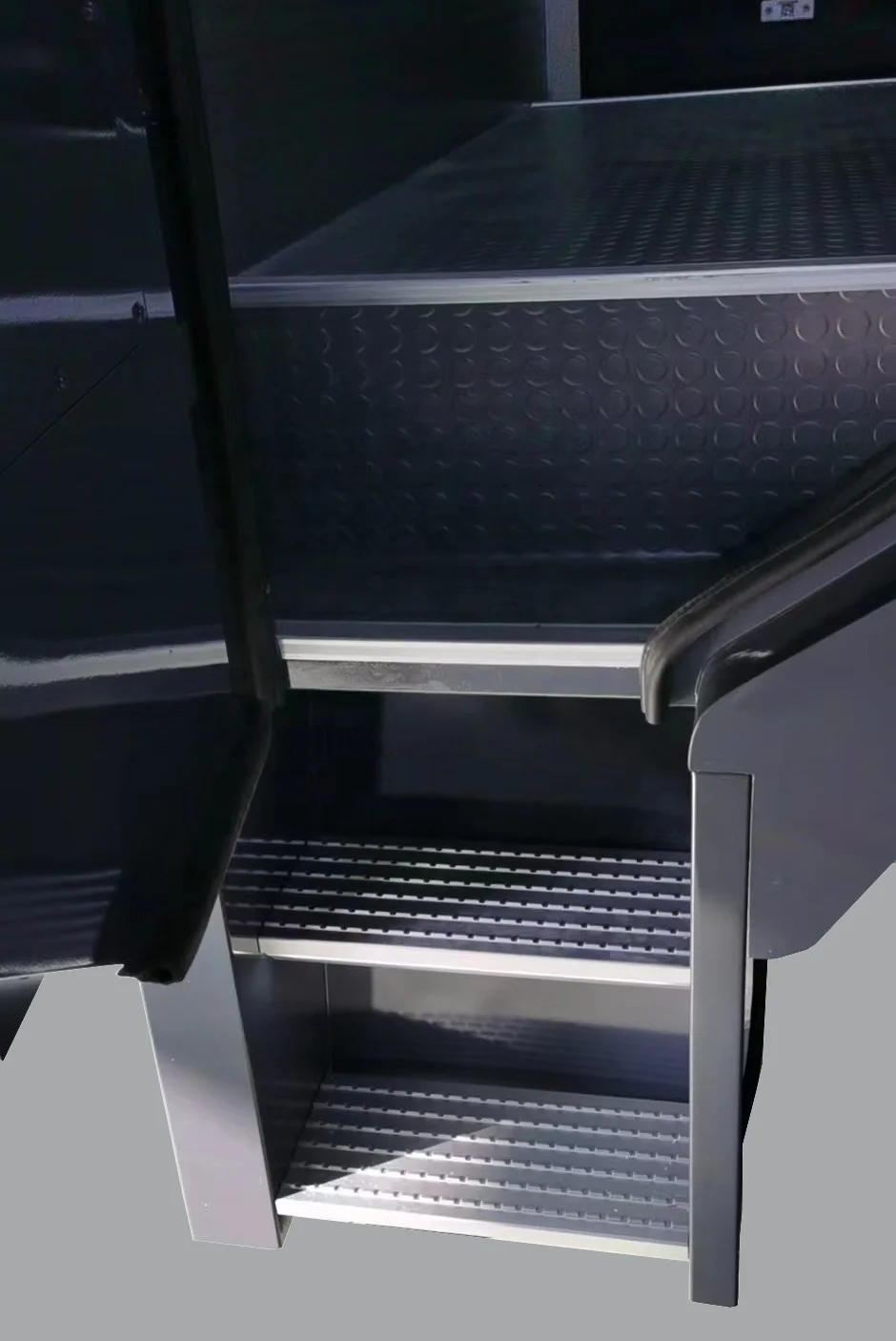 Crew Cabin with 4 air Respirator Seats 7 Seat for Fire Fighting Vehicle ...