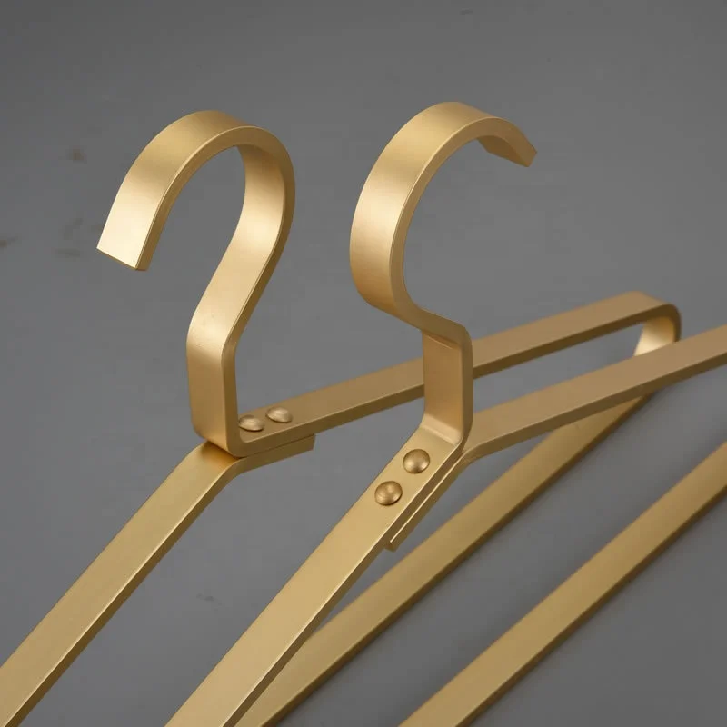 Wholesale Free Sample Low Price Gold Hanger Luxury Clothes Gold Metal ...