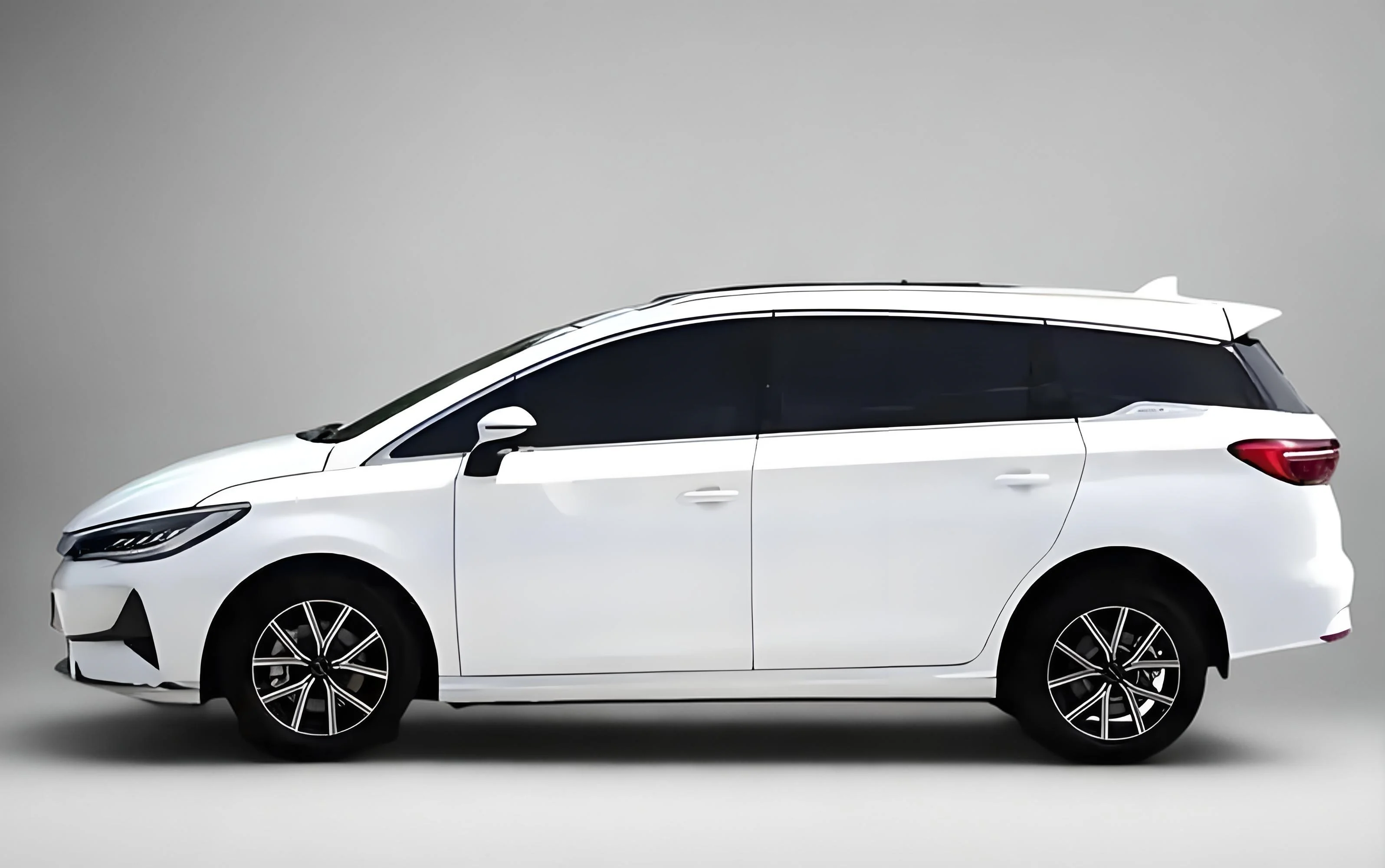 BYD M6 Electric MPV - 7 Seats, 310 Nm Torque, 150 Power