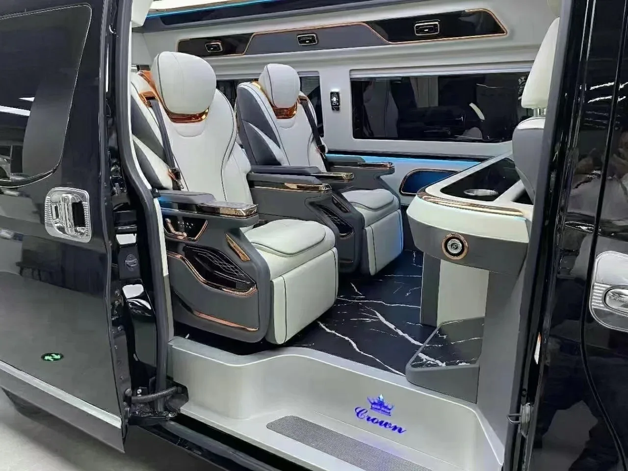 Spots Goods Toyota Hiaces Bus 9 Seaters Hiace 300 Used Toyota Hiace Van ...