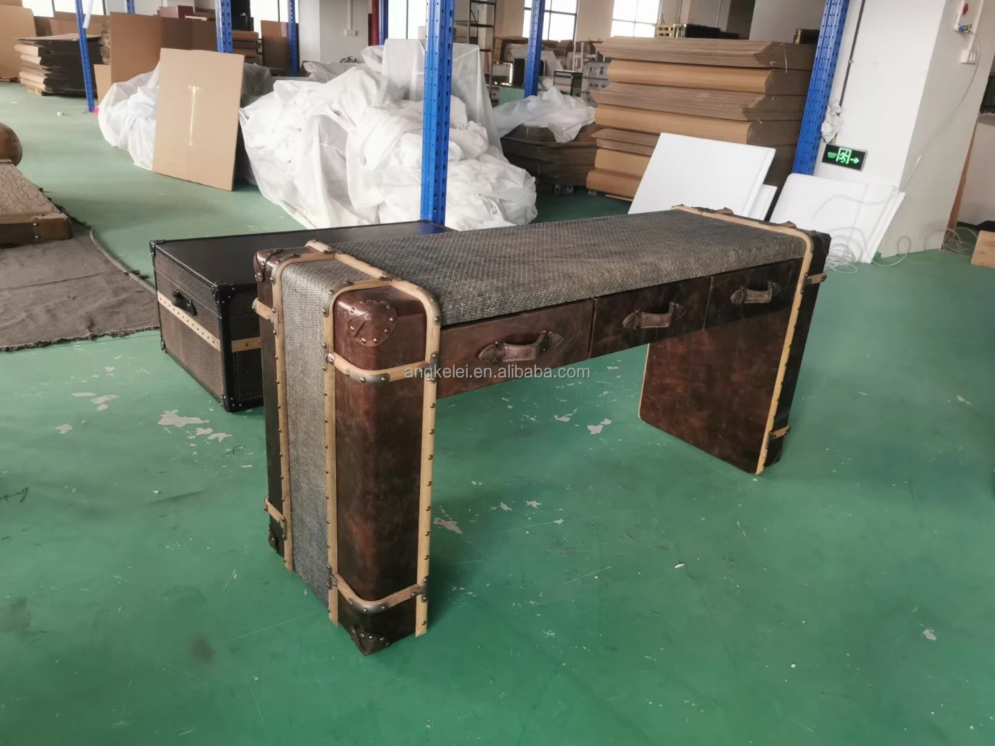 Customized America Style Office Table - Luxury & Antiquity