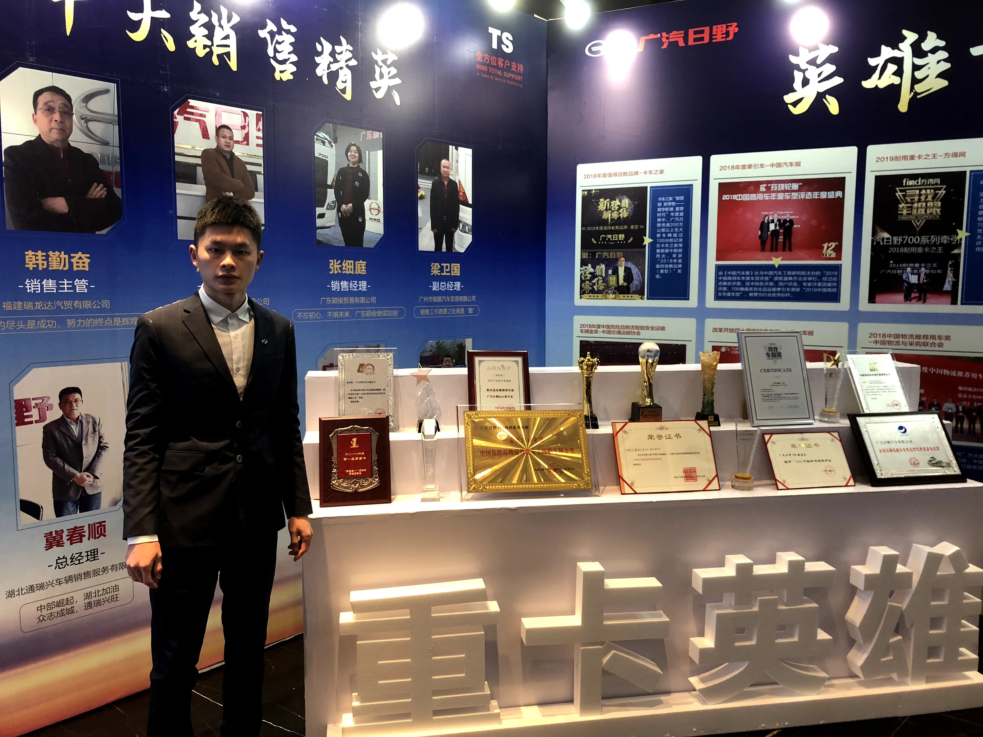 A0005003049 Coolant Expansion Sub Water Tank For Benz - Buy Coolant ...