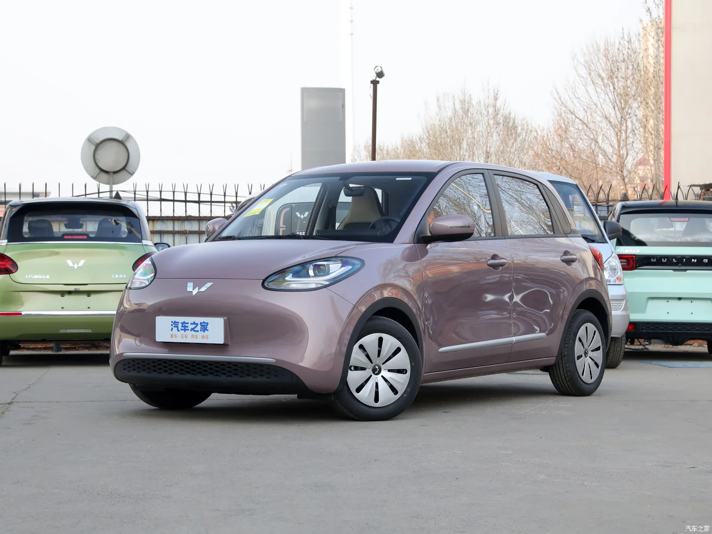 Wuling Binguo Electric Vehicle - 5-Door 4-Seats Mini Car
