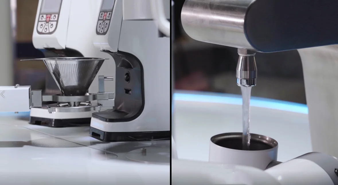 Robot Arm Making Ice Coffee Cafe Vending Machine Robot Coffee Machine ...